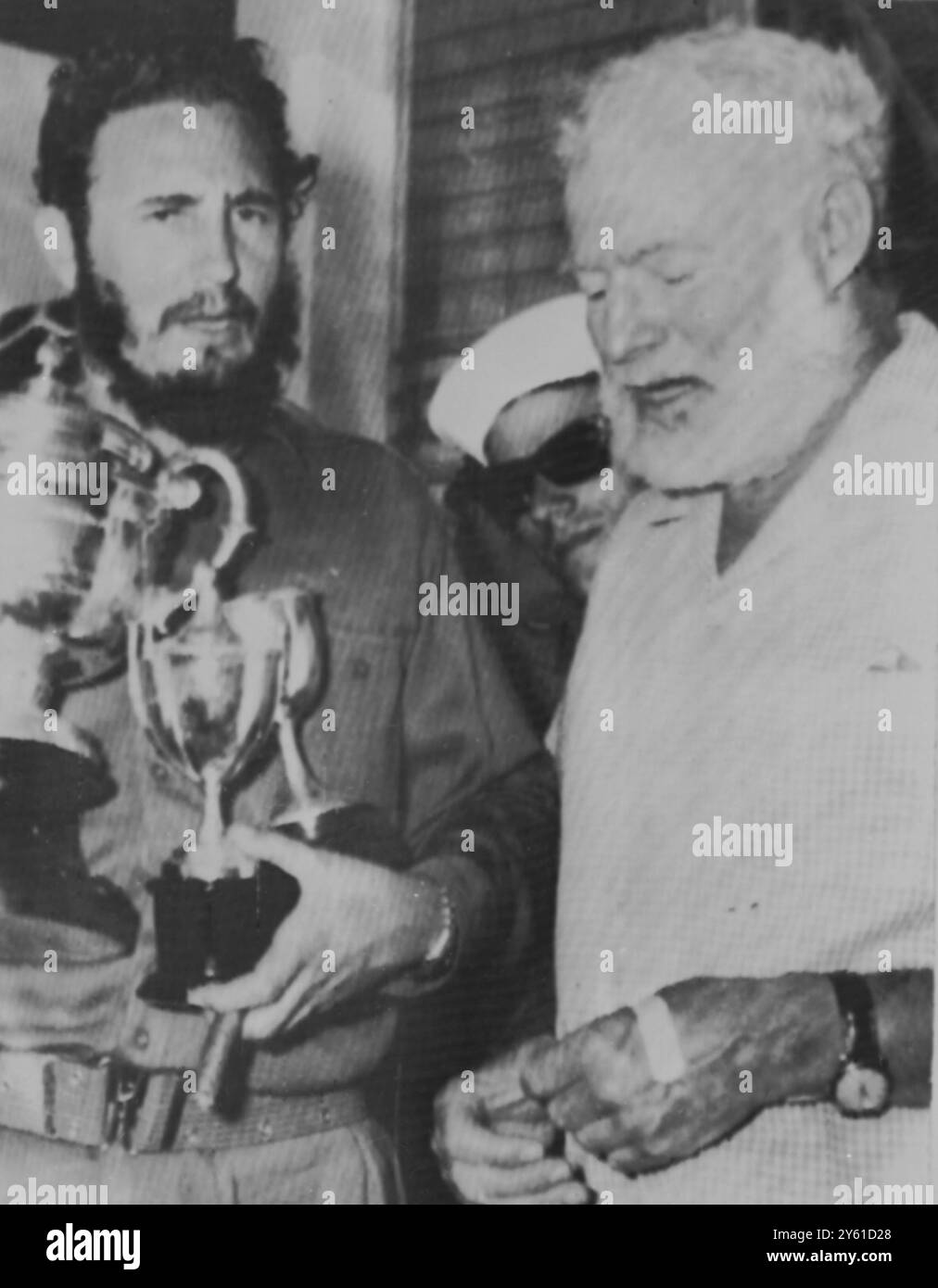 US NOVELIST ERNEST HEMINGWAY WITH CUBAN PRESIDENT FIDEL CASTRO / 16 MAY ...