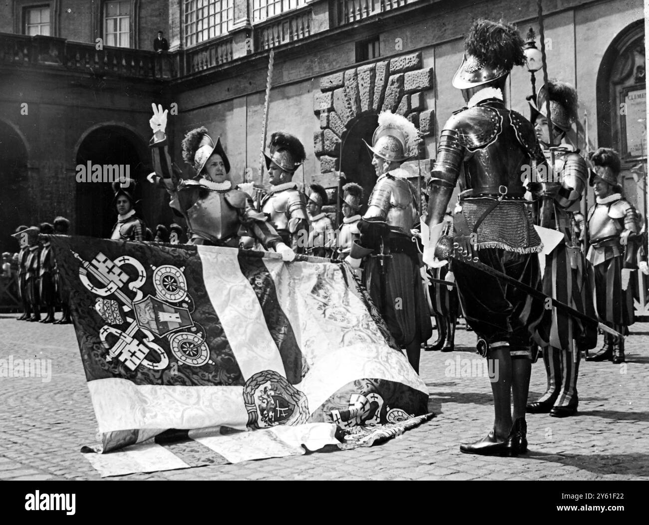 VATICAN CITY SWISS GUARD DURING CEREMONY ROME 7 MAY 1960 Stock Photo ...