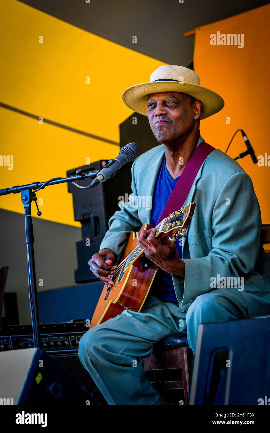 Musician, singer, songwriter, Eric Bibb in concert Stock Photo - Alamy