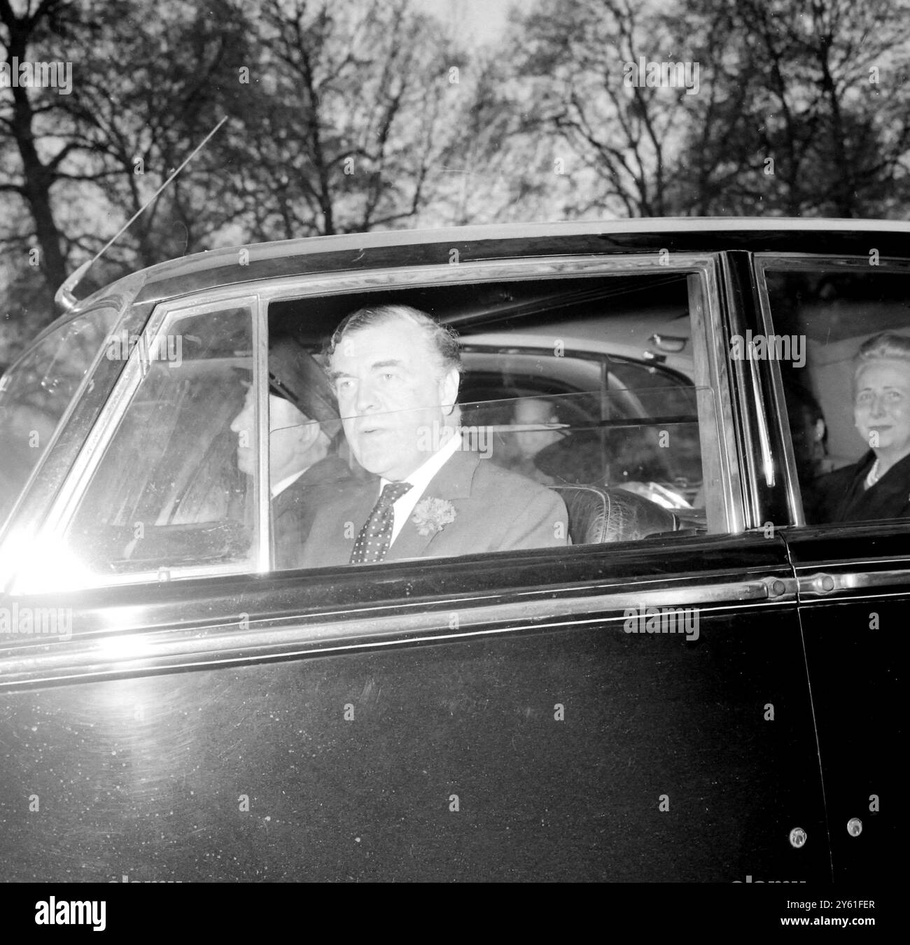 FASHION DESIGNER NORMAN HARTNELL AT CLARENCE HOUSE 2 MAY 1960 Stock ...