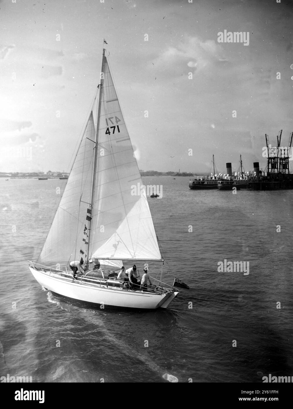 THE ROYAL NAVAL SAILING ASSOCIATION ' S SLOOP BELMORE DURING THE ...