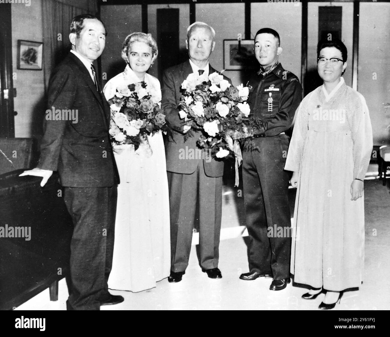 ANNIVERSARIES SYNGMAN RHEE WIFE CELEBRATE 25TH WEDDING 29 APRIL 1960 ...