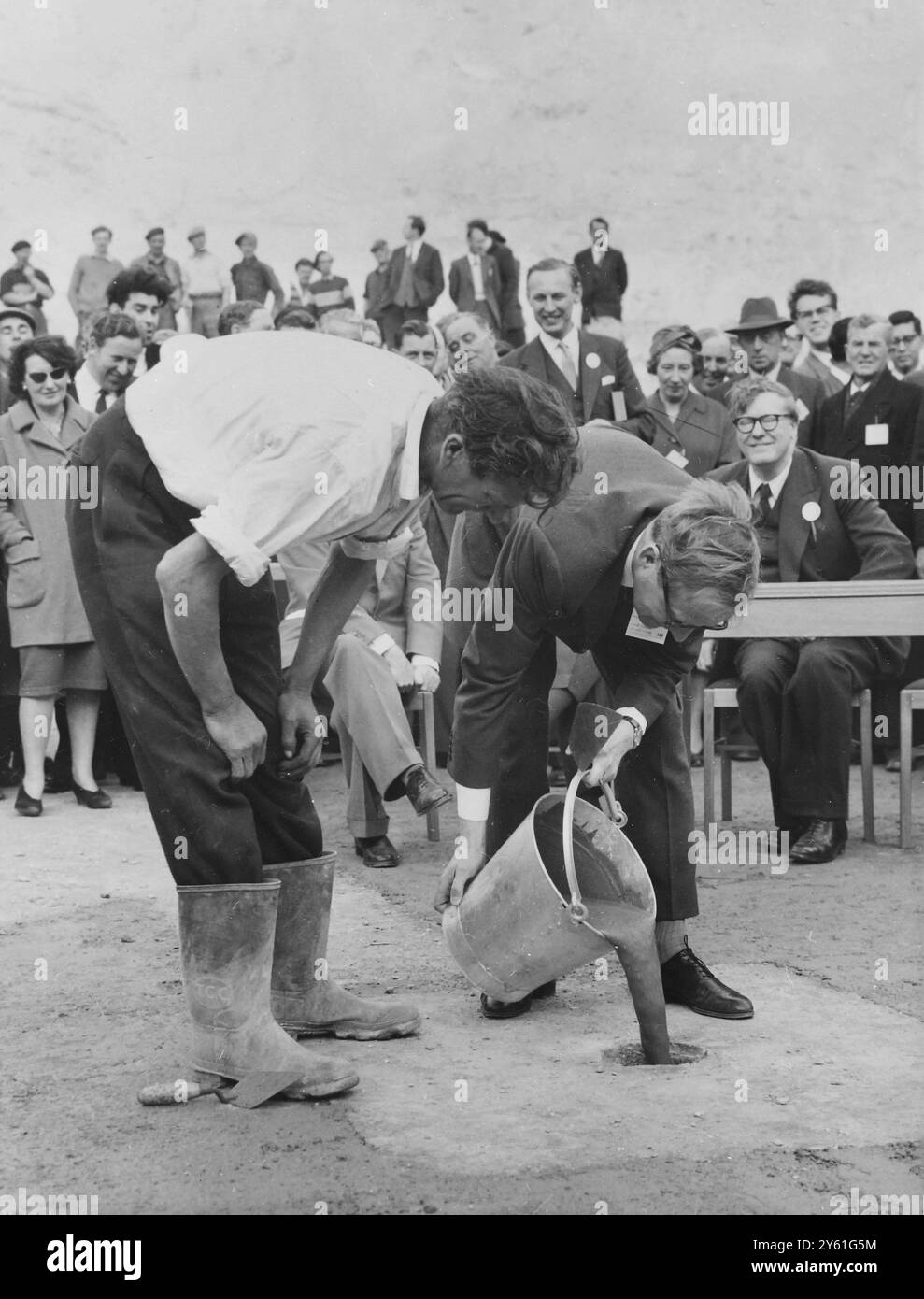 DRAGON REACTOR INAUGURATION CEREMONY 27 APRIL 1960 Stock Photo - Alamy