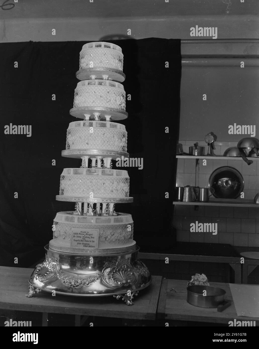 Princess margaret wedding cake hi-res stock photography and images - Alamy