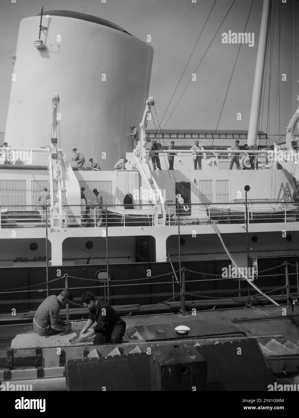 Royal ship painting Black and White Stock Photos & Images - Alamy