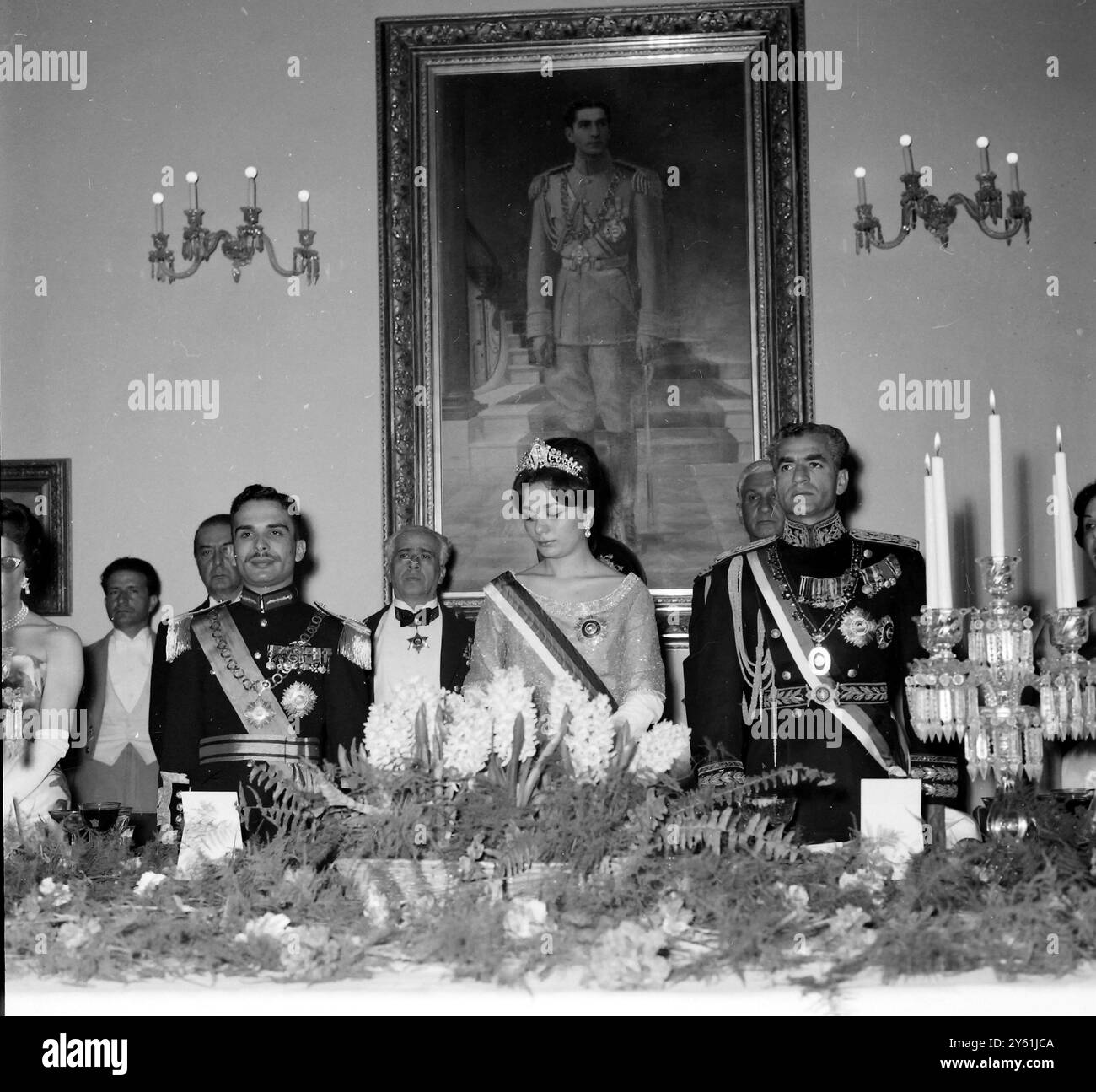 KING HUSSEIN OF JORDAN, THE SHAH OF PERSIA & QUEEN FARAH AT DINNER IN ...