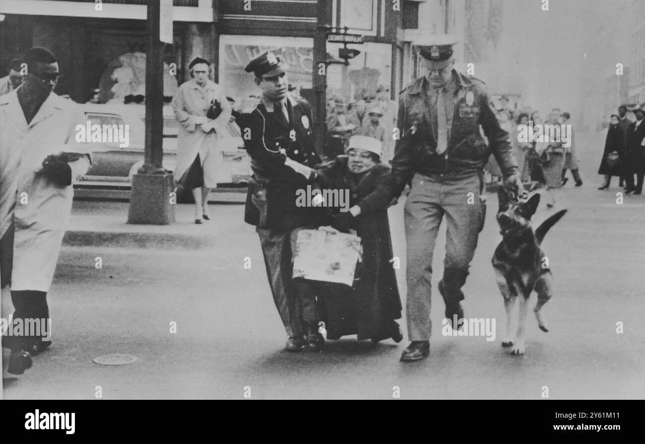 RACIAL SEGREGATION – CIVIL RIGHTS ACTIVISTS PICKET SEGREGATION LUNCH ...