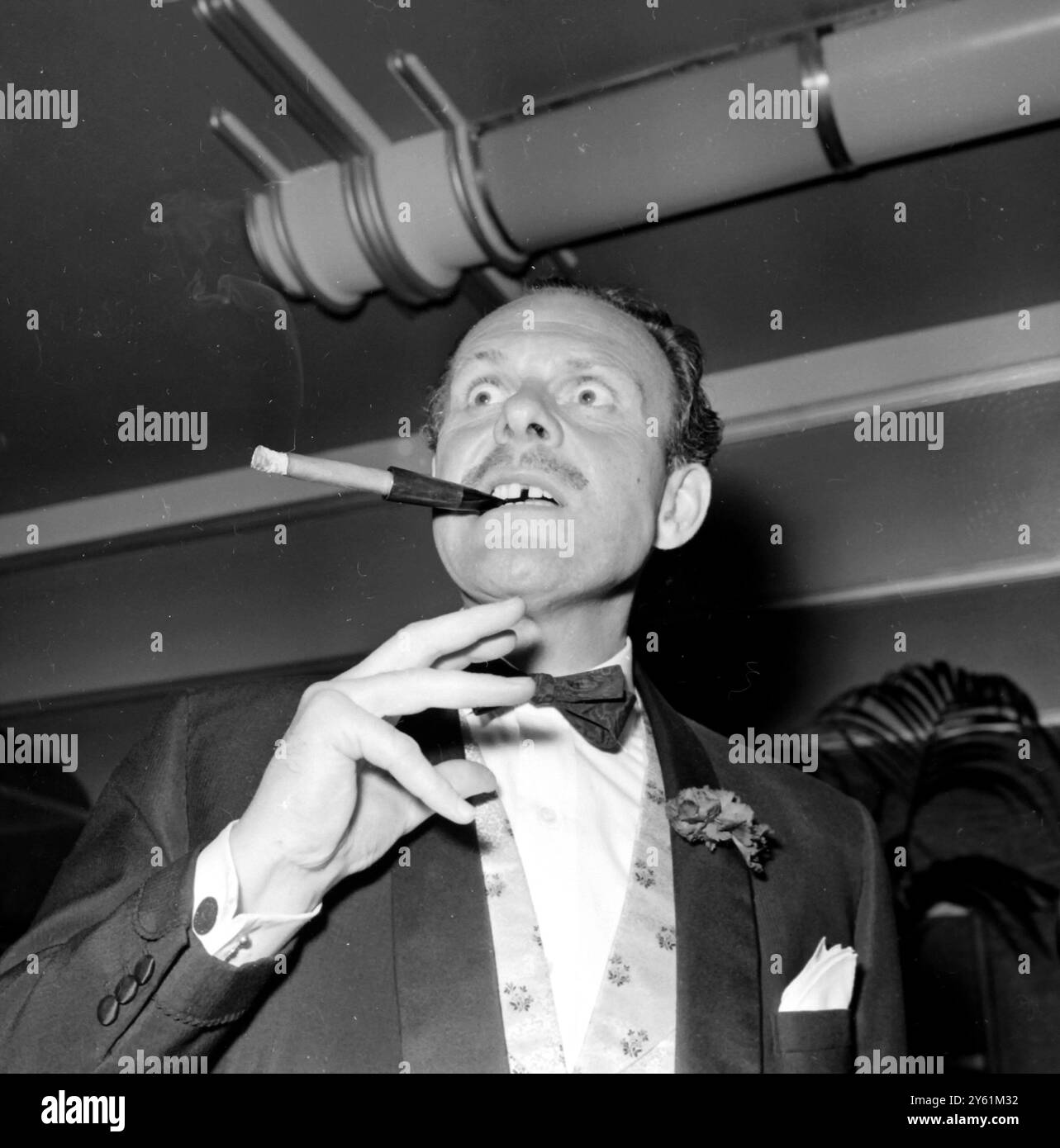 Terry thomas school for scoundrels hi-res stock photography and images ...