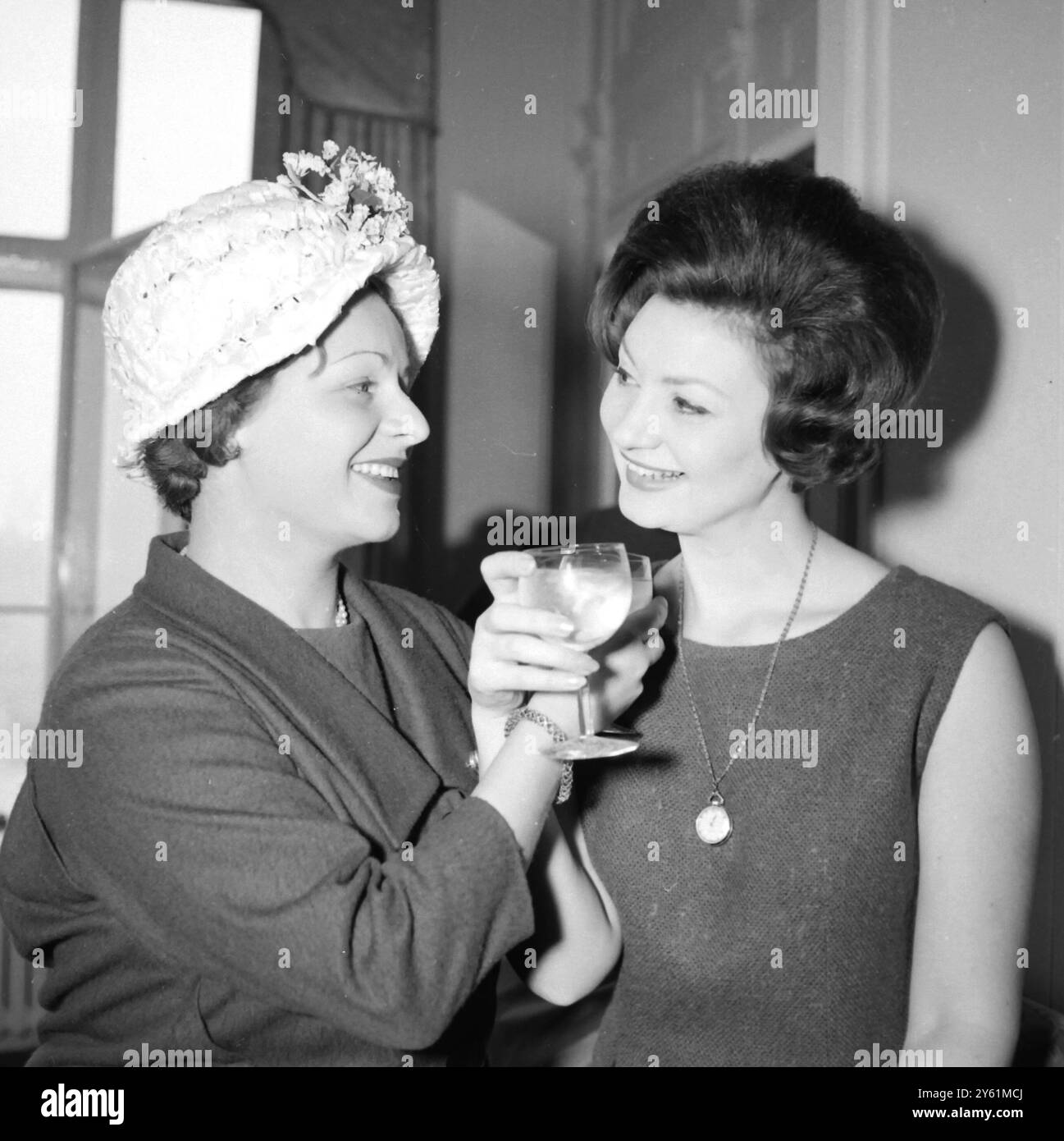 MUSIC SINGERS ADELE LEIGH 21 MARCH 1960 Stock Photo - Alamy