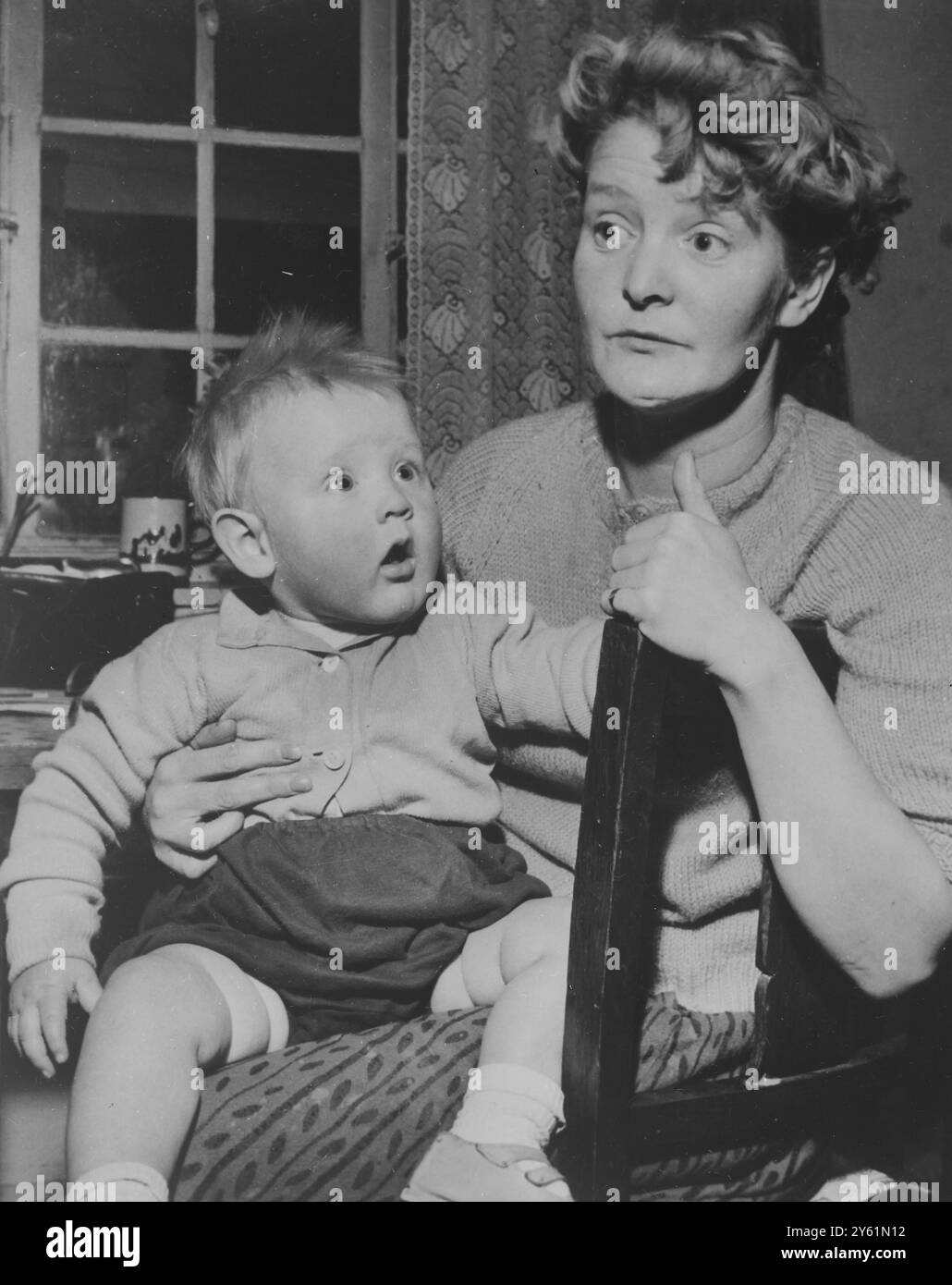 IRENE GILBERT WITH BABY SON 15 MARCH 1960 Stock Photo - Alamy