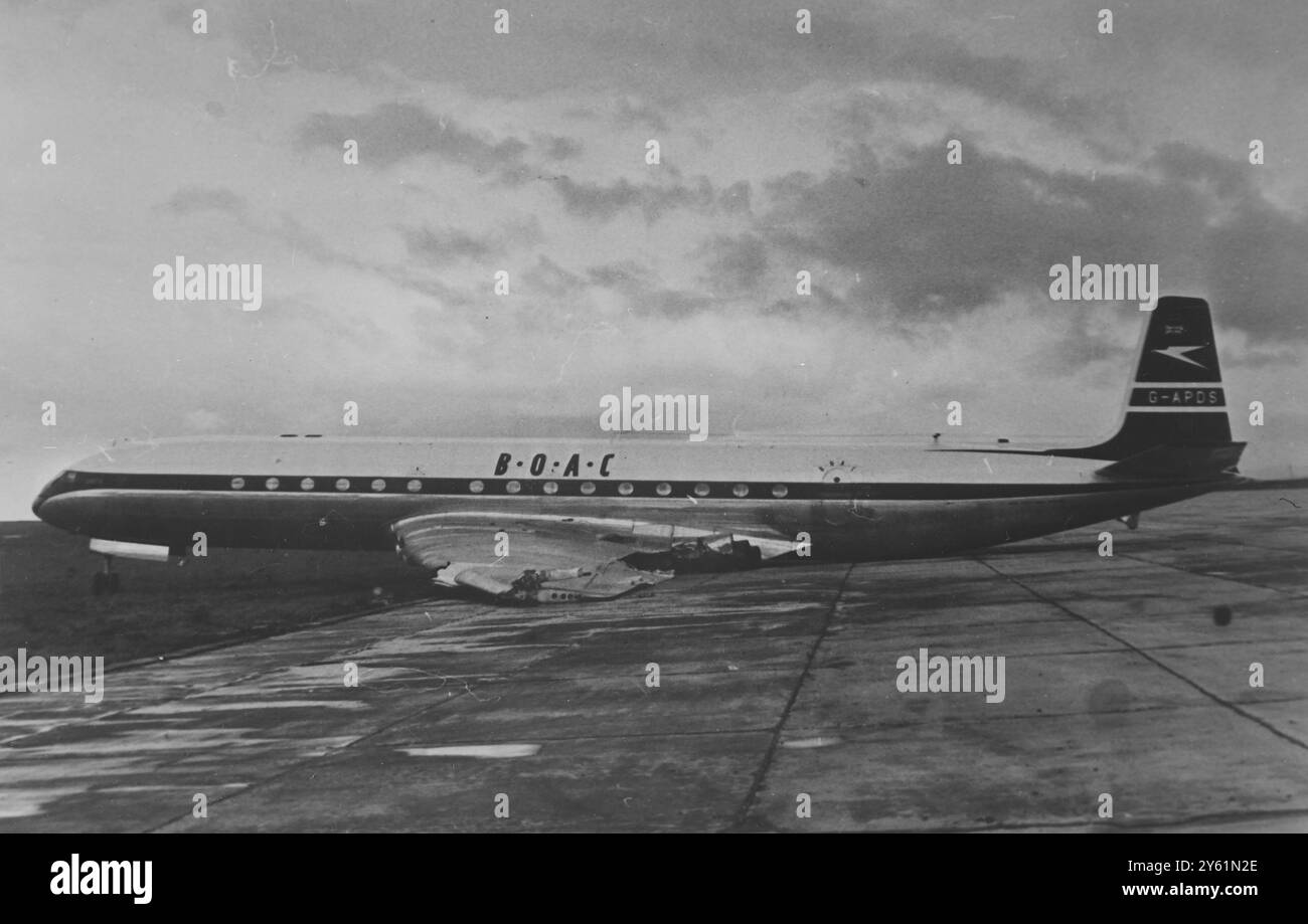 AVIATION BOAC COMET AFTER CRASH LANDING 17 MARCH 1960 Stock Photo - Alamy
