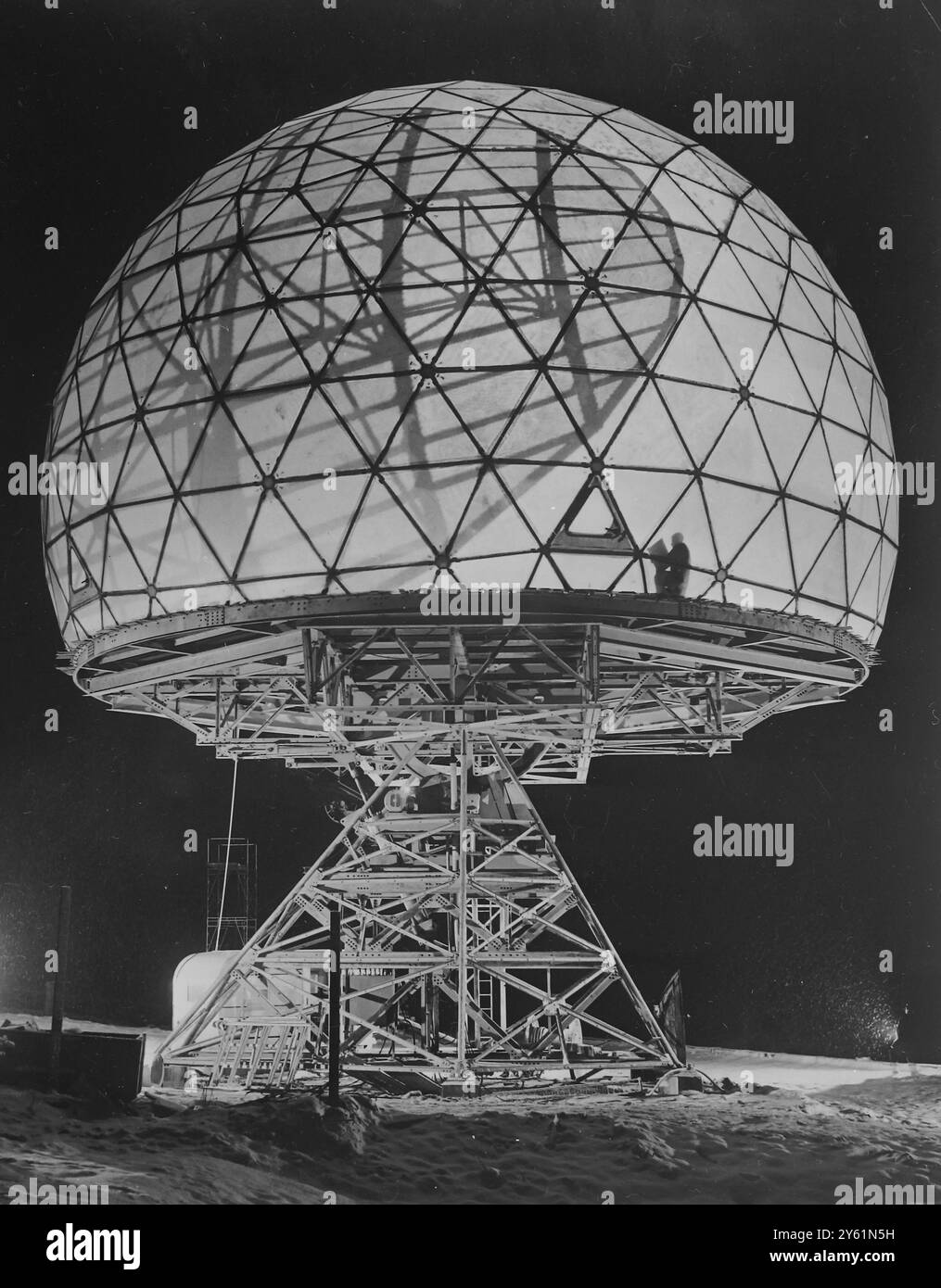 NEW YORK RADAR RESEARCH 13 MARCH 1960 Stock Photo - Alamy