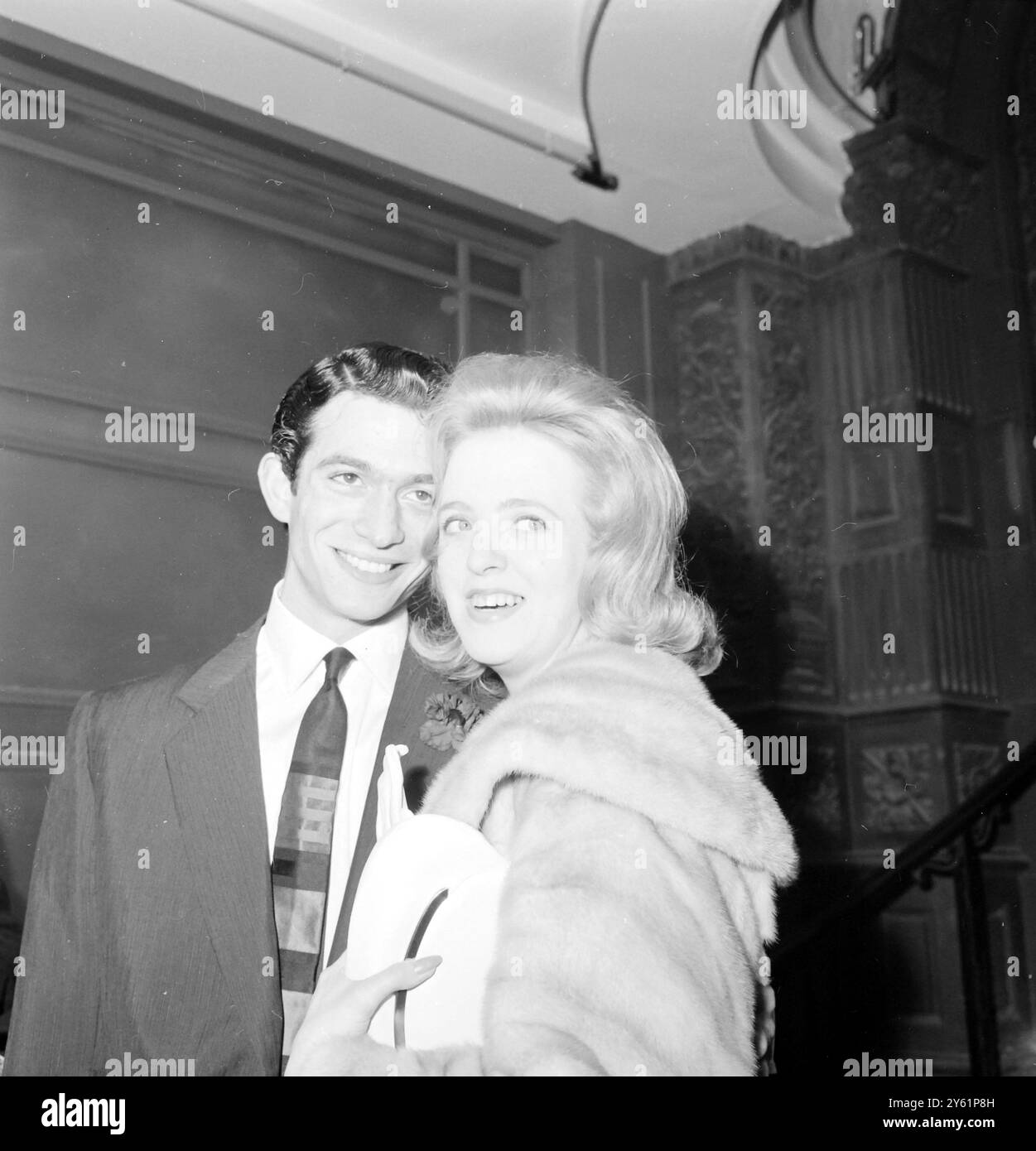 LINDA GRADE WEDS ARTHUR DAVIDSON / 3 MARCH 1960 Stock Photo - Alamy