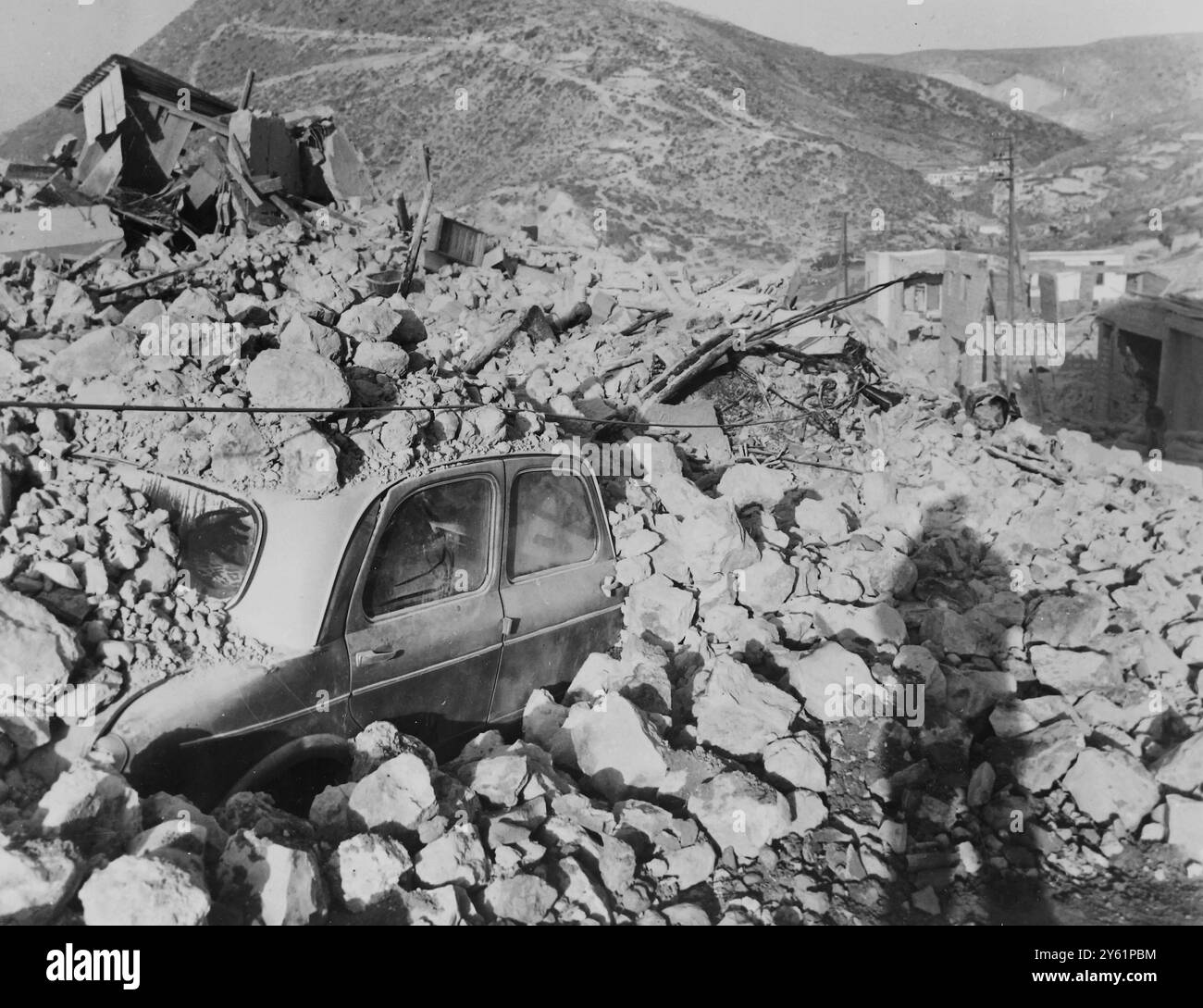 Earthquake 3 Black and White Stock Photos & Images - Alamy