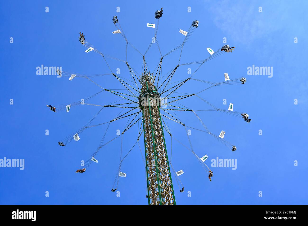 Riesenkarussell hi-res stock photography and images - Alamy