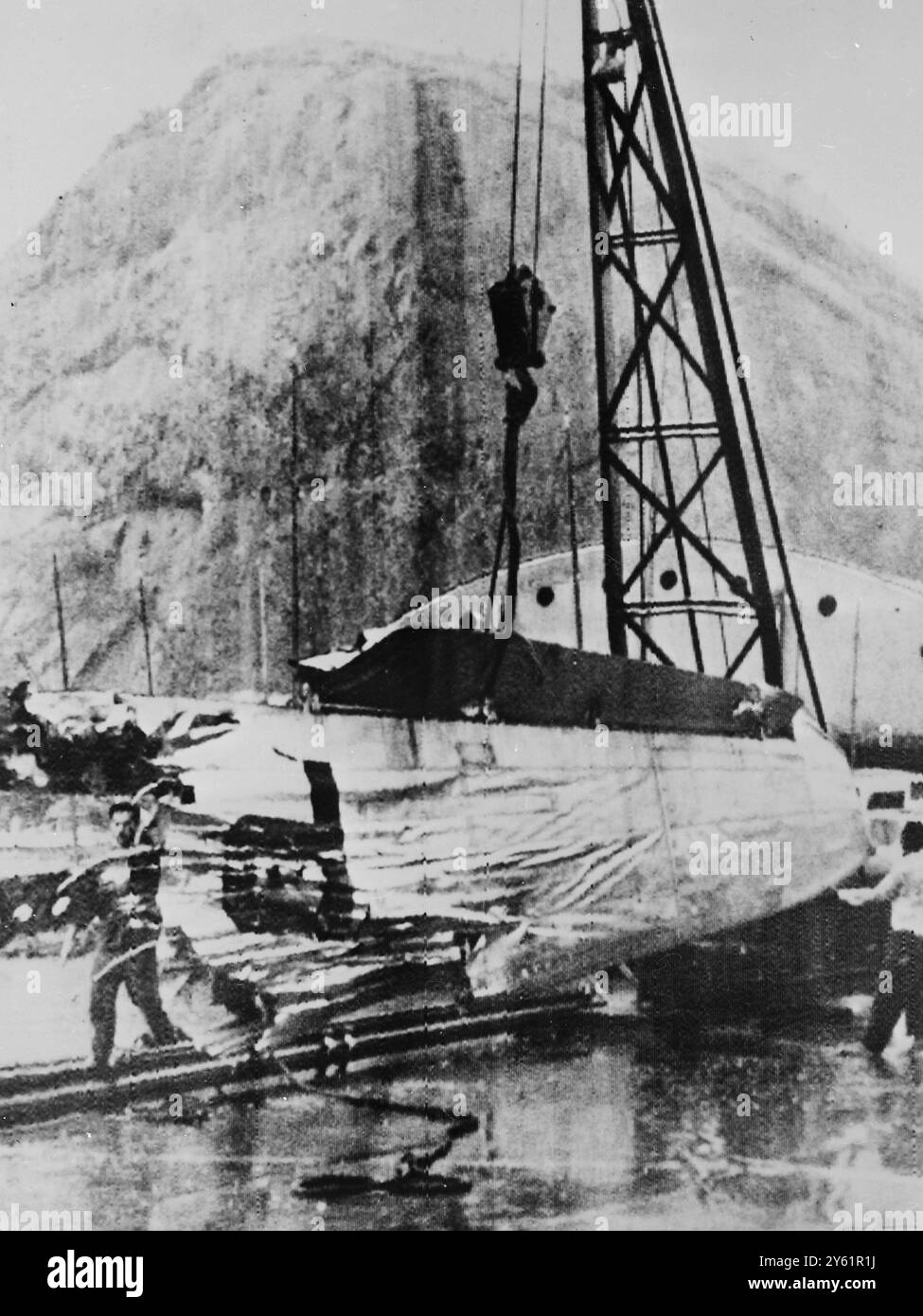 67 KILLED IN BRAZILIAN AIRLINER AND US NAVY TRANSPORT AIR CRASH 26 ...