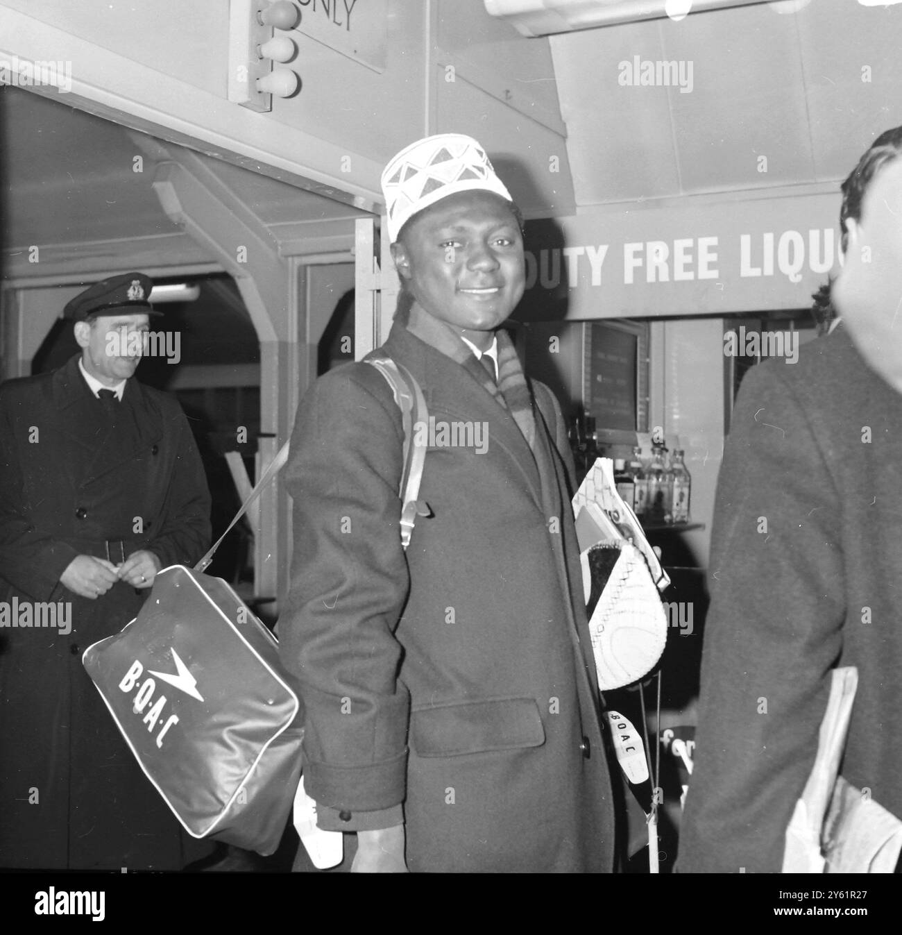 TOM MBOYA LEAVES LONDON AIRPORT 26 FEBRUARY 1960 Stock Photo - Alamy