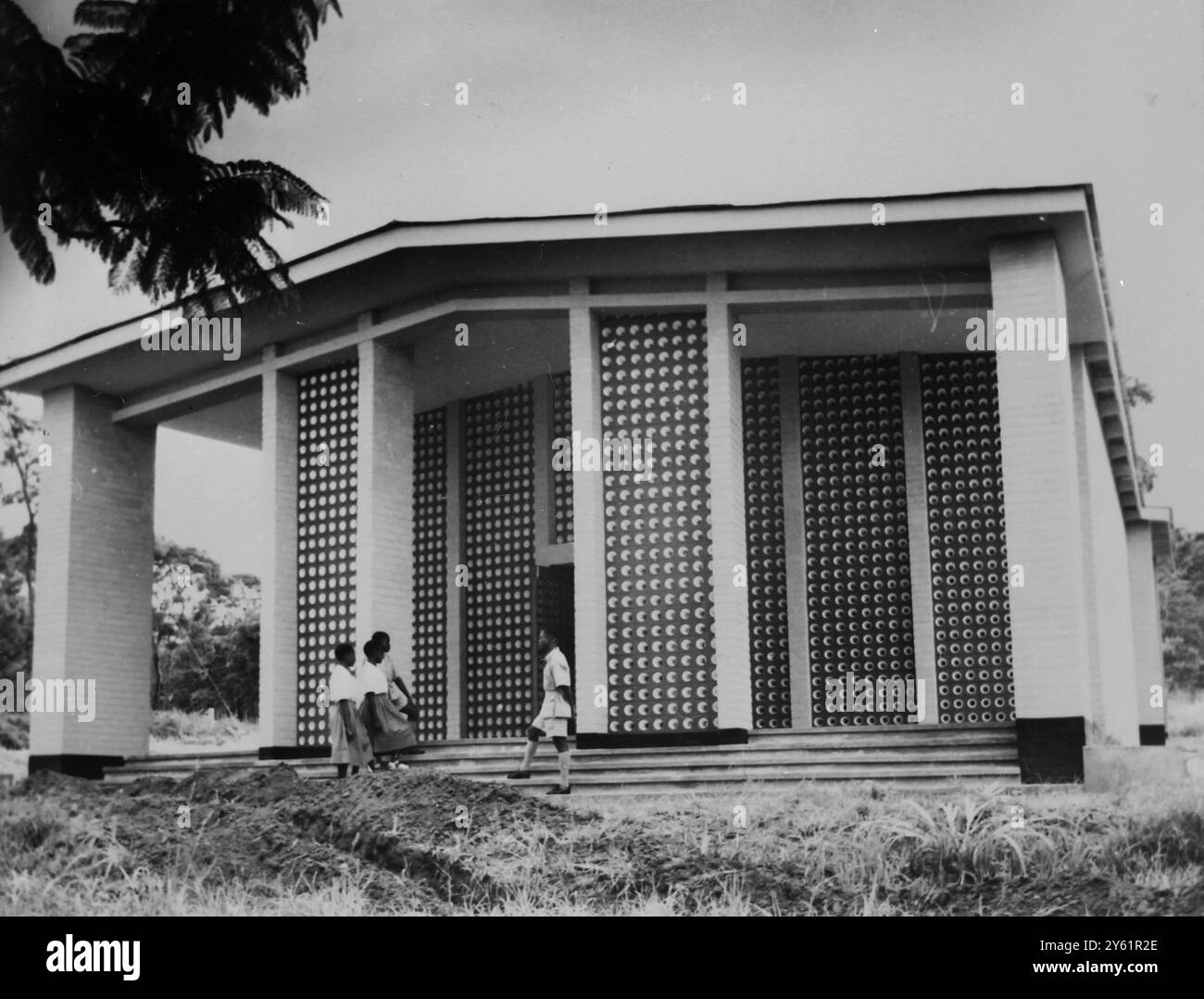 WINDOWLESS SCHOOL CHAPEL OF BLANTYRE NYASALAND 26 FEBRUARY 1960 Stock ...