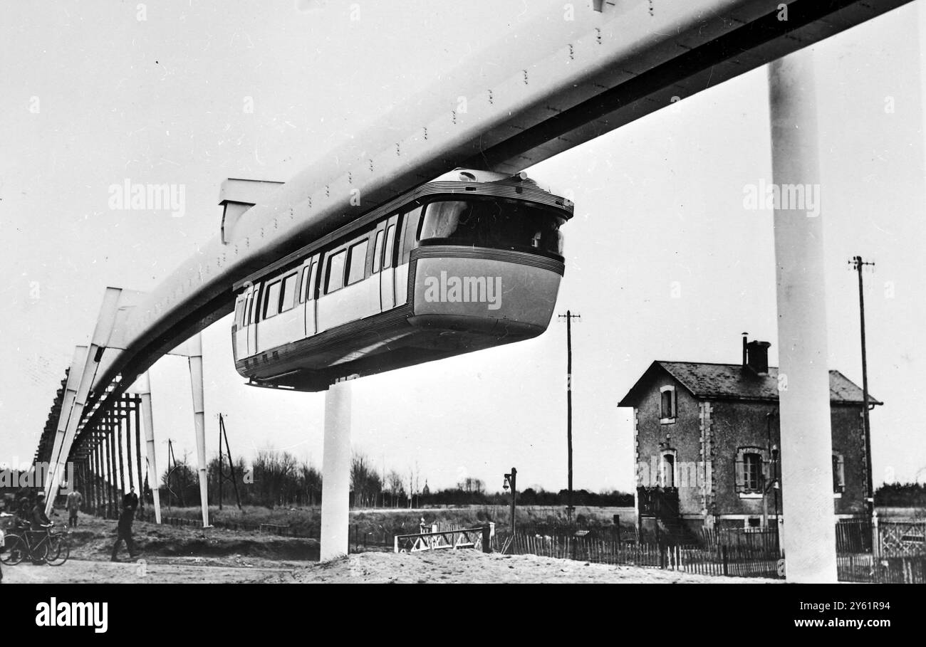 FRANCE ' S NEW OVERHEAD MONORAIL 23 FEBRUARY 1960 Stock Photo - Alamy