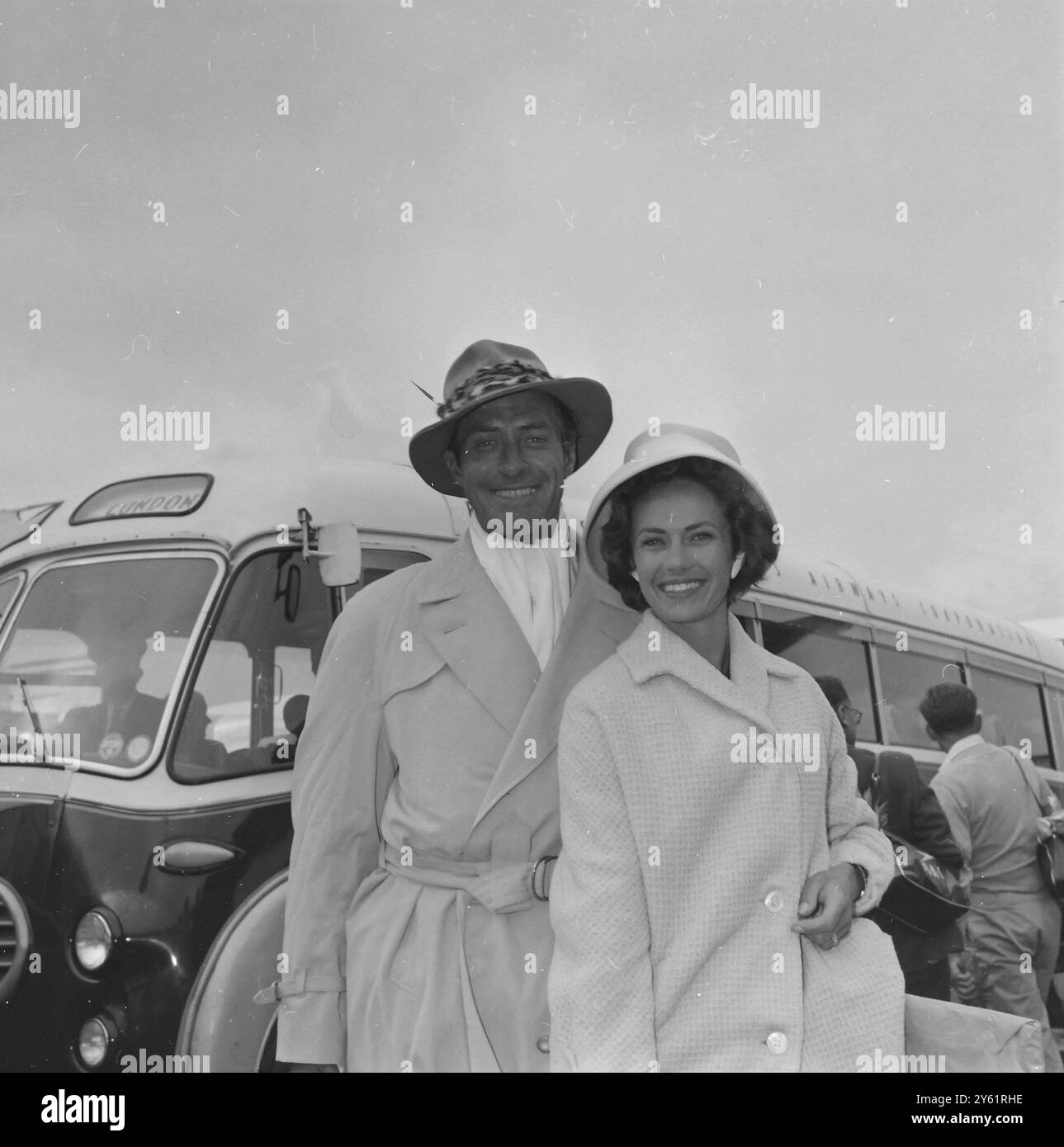 ACTRESS BETTA ST JOHN AND ACTOR JOCK MAHONEY 20 FEBRUARY 1960 Stock ...