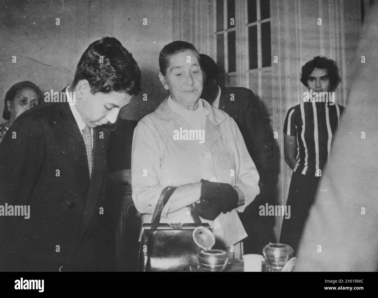 71 YEAR OLD MARIA ESTHER HERNAN WEDS 22 YEAR OLD ROBERTO SOSA 22 ...