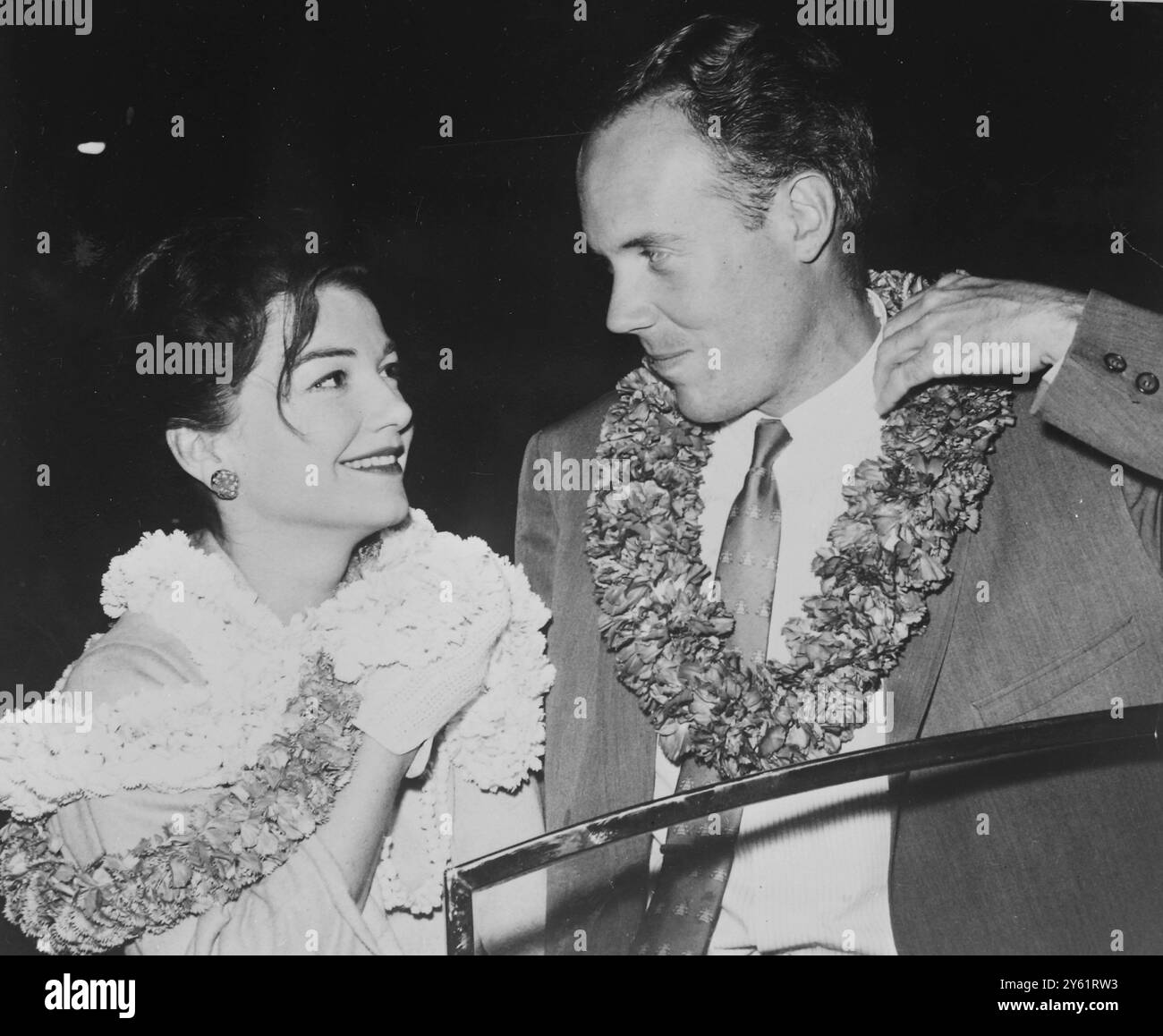 RANDOLPH GALT ARRIVES AT HAWAII WITH HIS NEW WIFE ACTRESS ANNE BAXTER ...