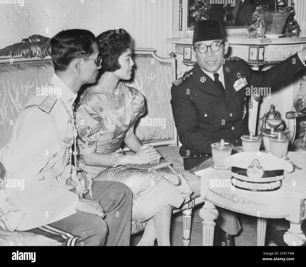 Sirikit 1960 hi-res stock photography and images - Alamy