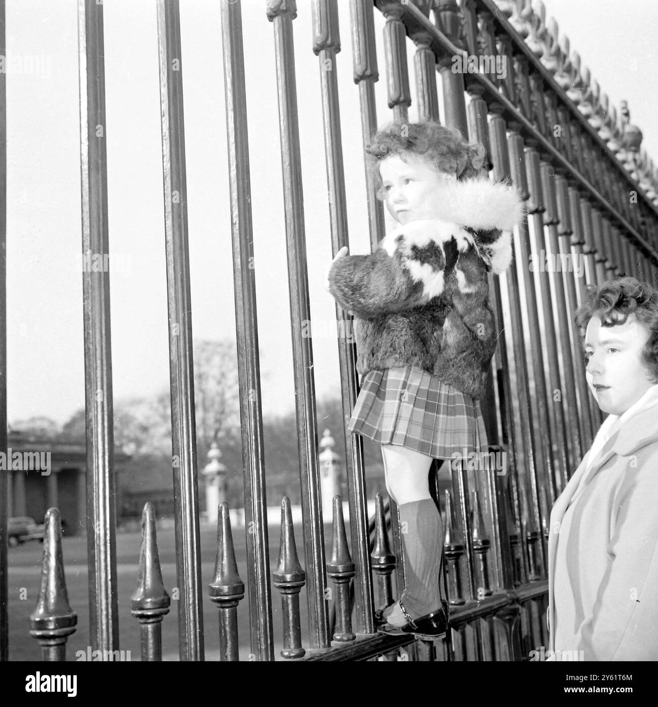 Deborah wearing hi-res stock photography and images - Alamy