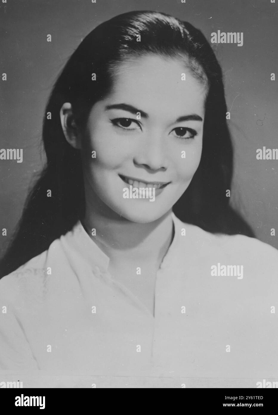 NANCY KWAN THE NEW SUZIE WONG 14 FEBRUARY 1960 Stock Photo - Alamy