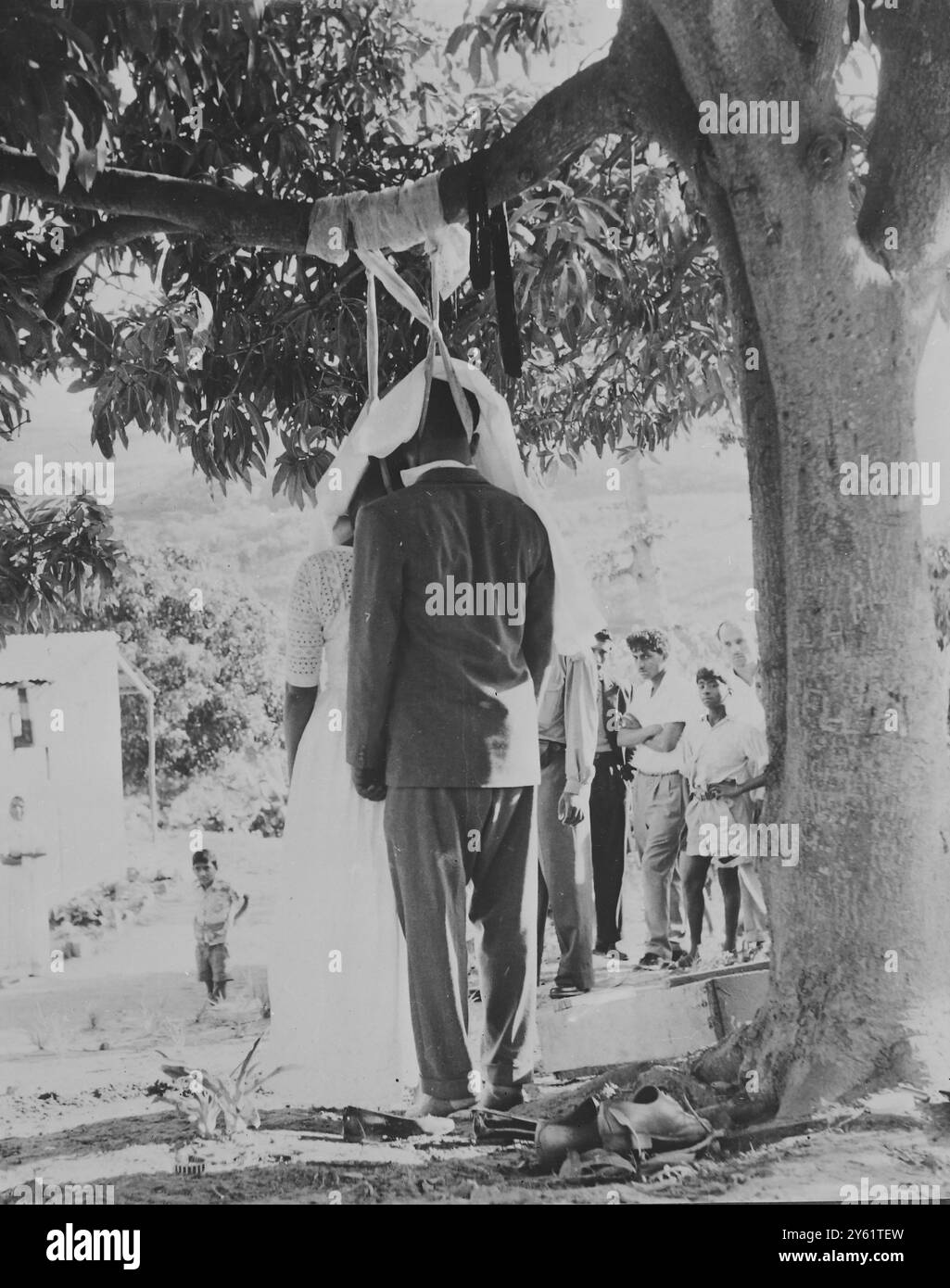 SUICIDE PACT IN SOUTH AFRICAN VILLAGE A YOUNG INDIAN COUPLE RAMBIRITCH ...