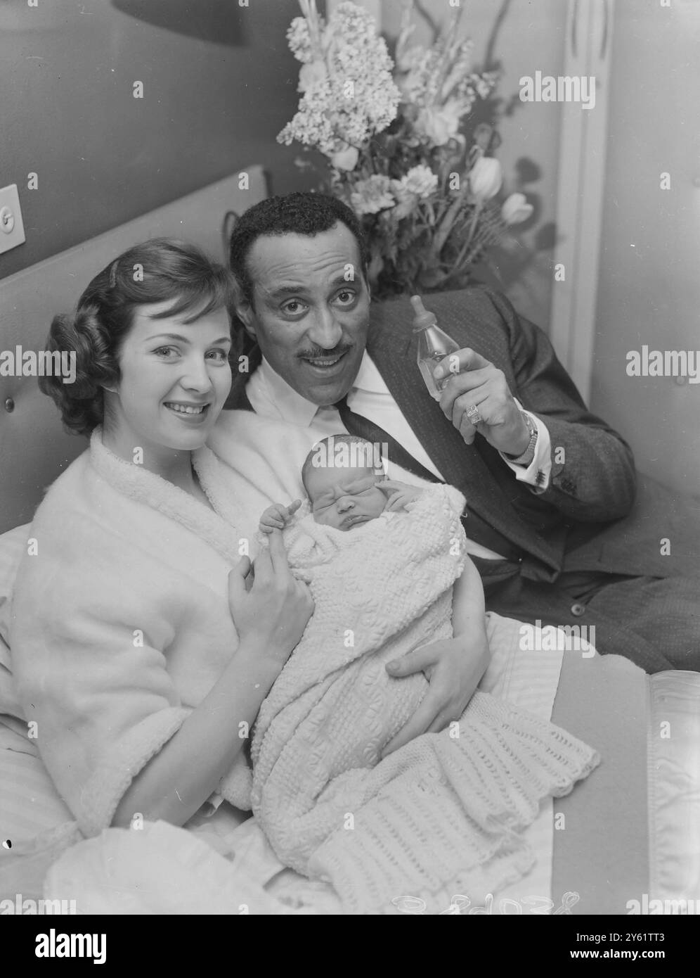 RAY ELLINGTON WITH HIS WIFE ANITA WEST AND NEWBORN BABY NINA 12 ...