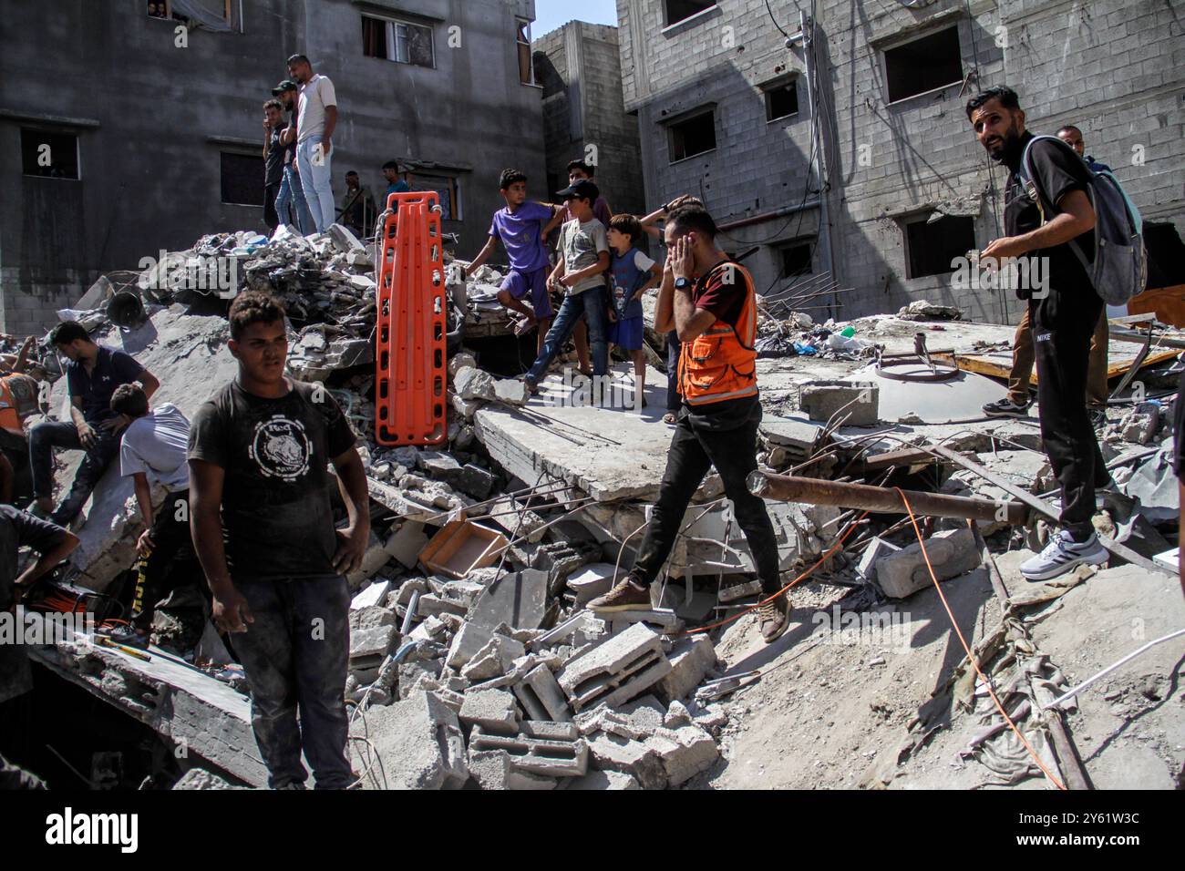 Palestinian-Israel conflict in the Gaza Strip Thirteen Palestinian ...