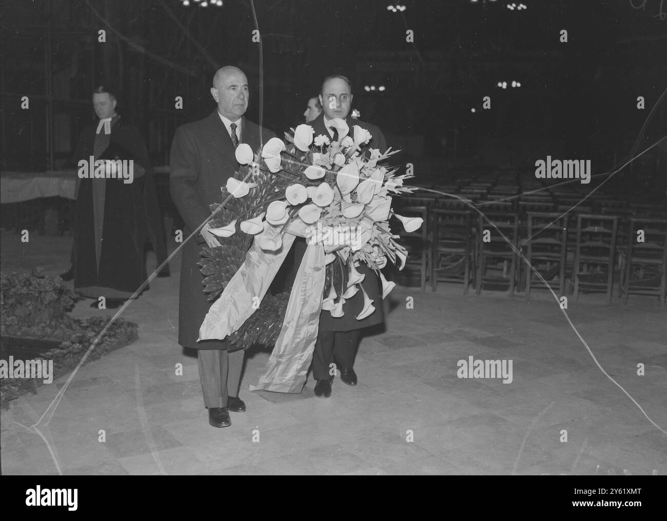 DON MARCOS BRONDI ( RIGHT ) & CIPRIANO OLIVERA LAY A WREATH AT THE ...