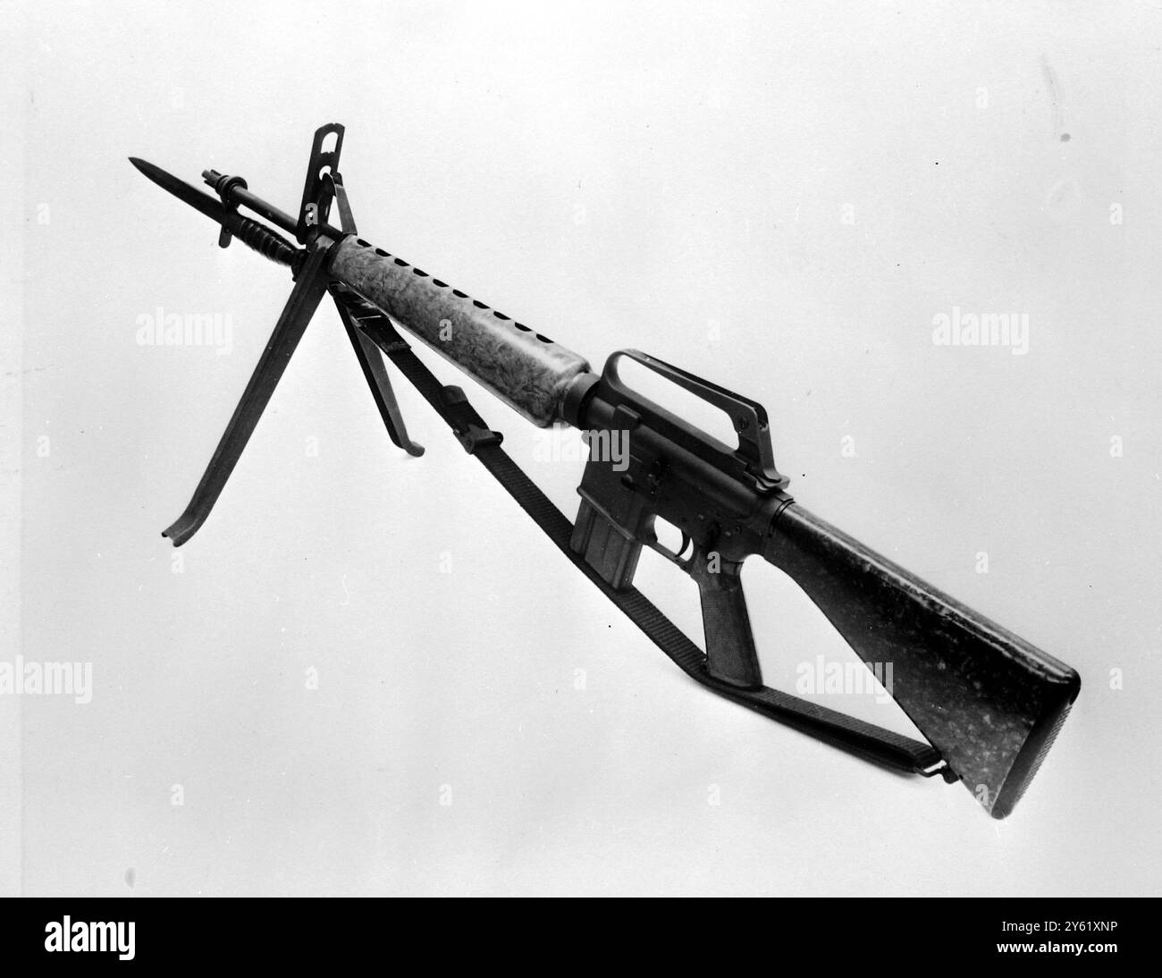 COLT AR15 COMBAT RIFLE 3 FEBRUARY 1960 Stock Photo - Alamy