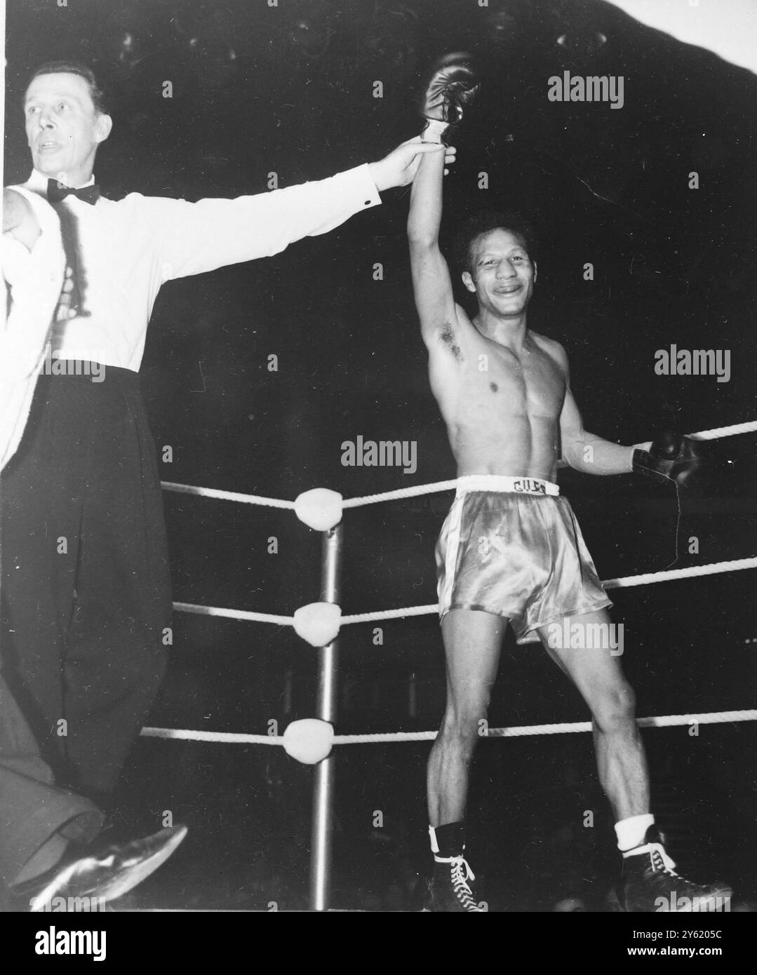 Arm with bill Black and White Stock Photos & Images - Alamy