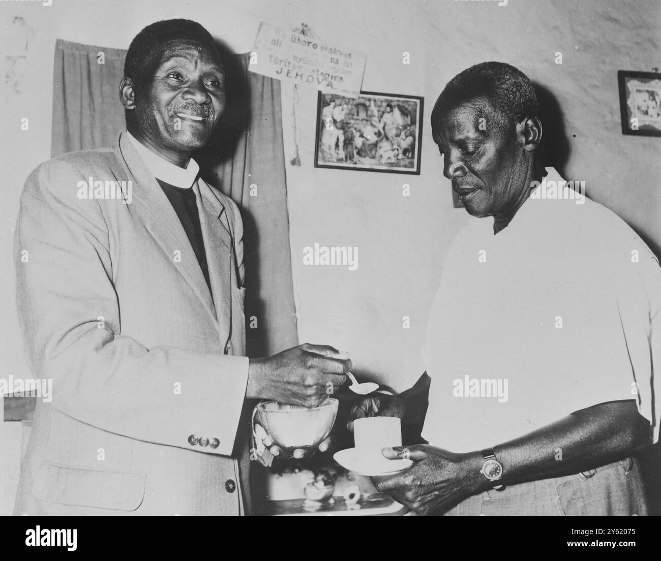 KAMAWE WANYOIKE WITH HARRY THUKU 28 JANUARY 1960 Stock Photo - Alamy