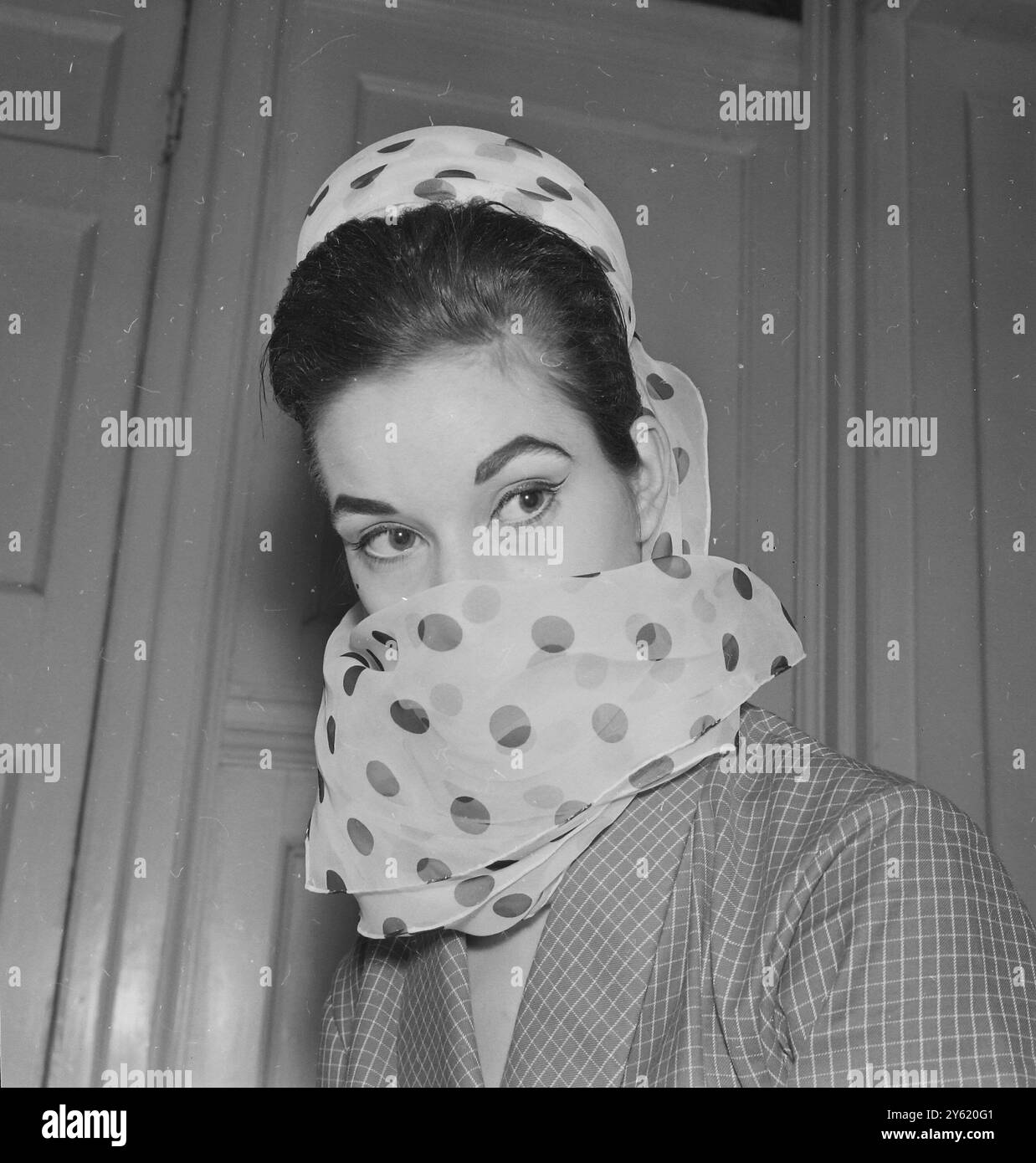 Pillbox hat hi-res stock photography and images - Alamy