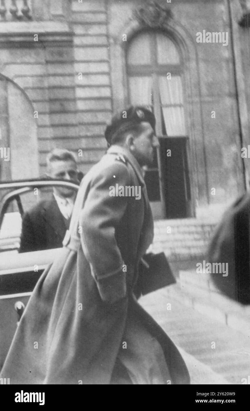 GENERAL JACQUES MASSU LOSES HIS COMMAND 23 JANUARY 1960 Stock Photo - Alamy