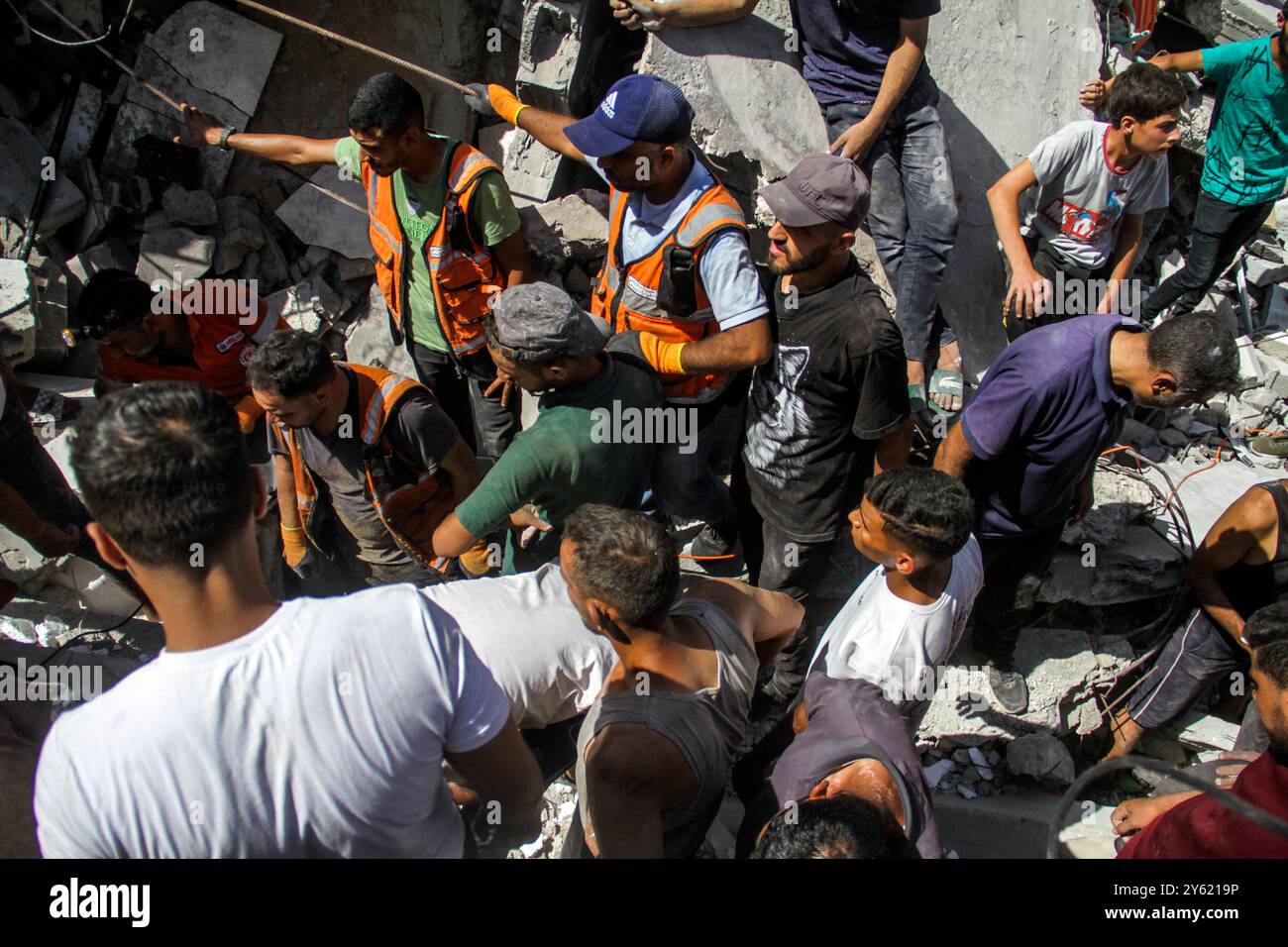 Palestinian-Israel conflict in the Gaza Strip Thirteen Palestinian ...