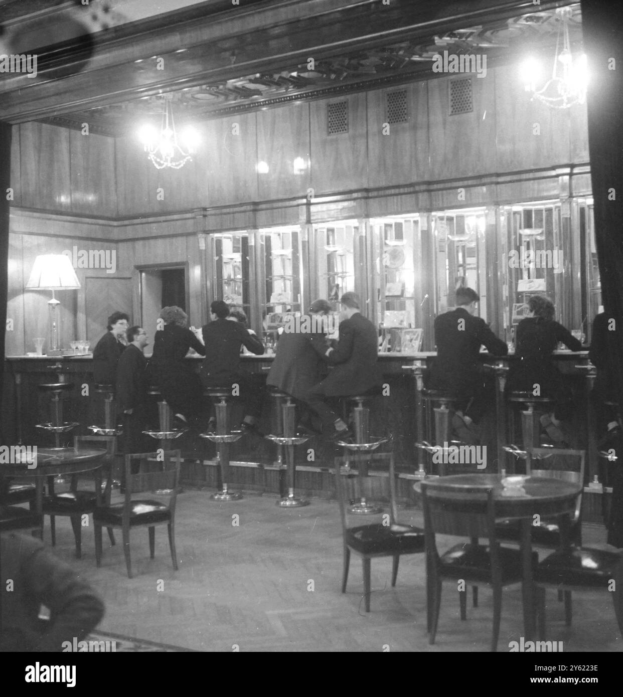 NIGHT LIFE IN MOSCOW RUSSIA AT THE AMERICAN TYPE BAR IN SOVIENSKA NIGHT ...