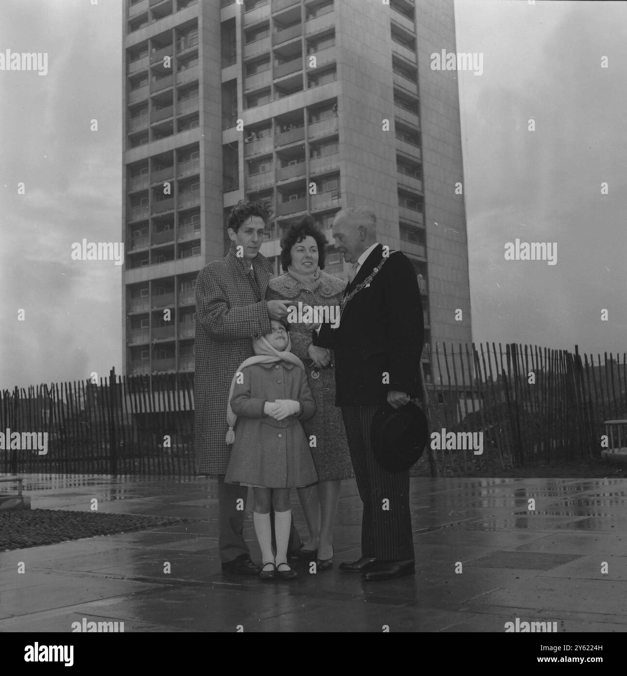 THE MAYOR OF SOUTHWARK GEORGE DARVELL PRESENTS THE KEY TO THE FIRST ...