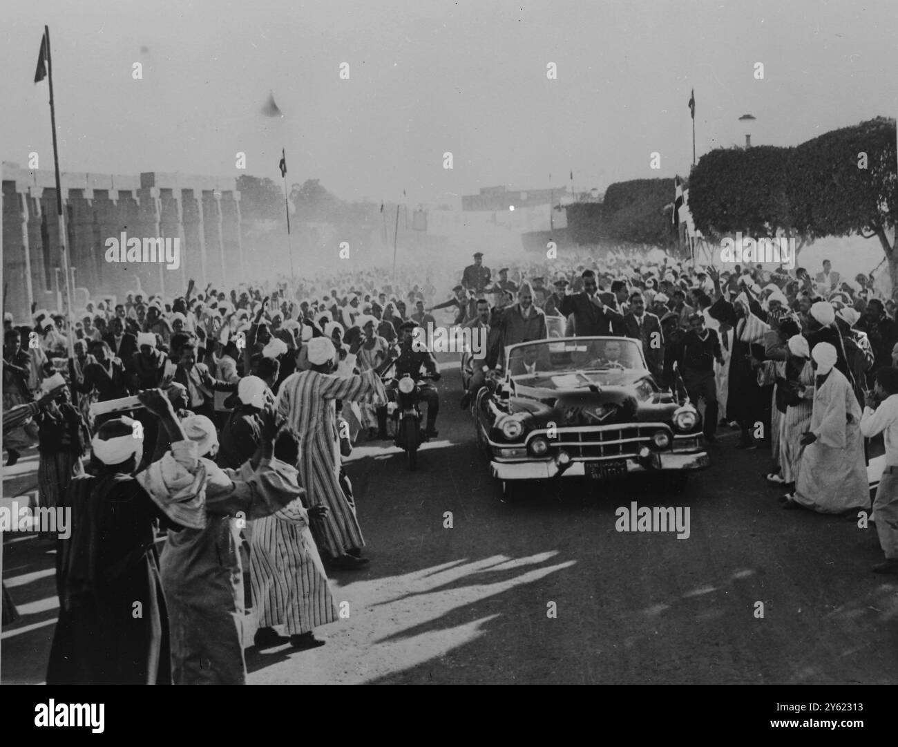 PRESIDENT NASSER AND KING MOHAMMED DRIVE THROUGH THE CROWDS OF LUXOR 14 ...