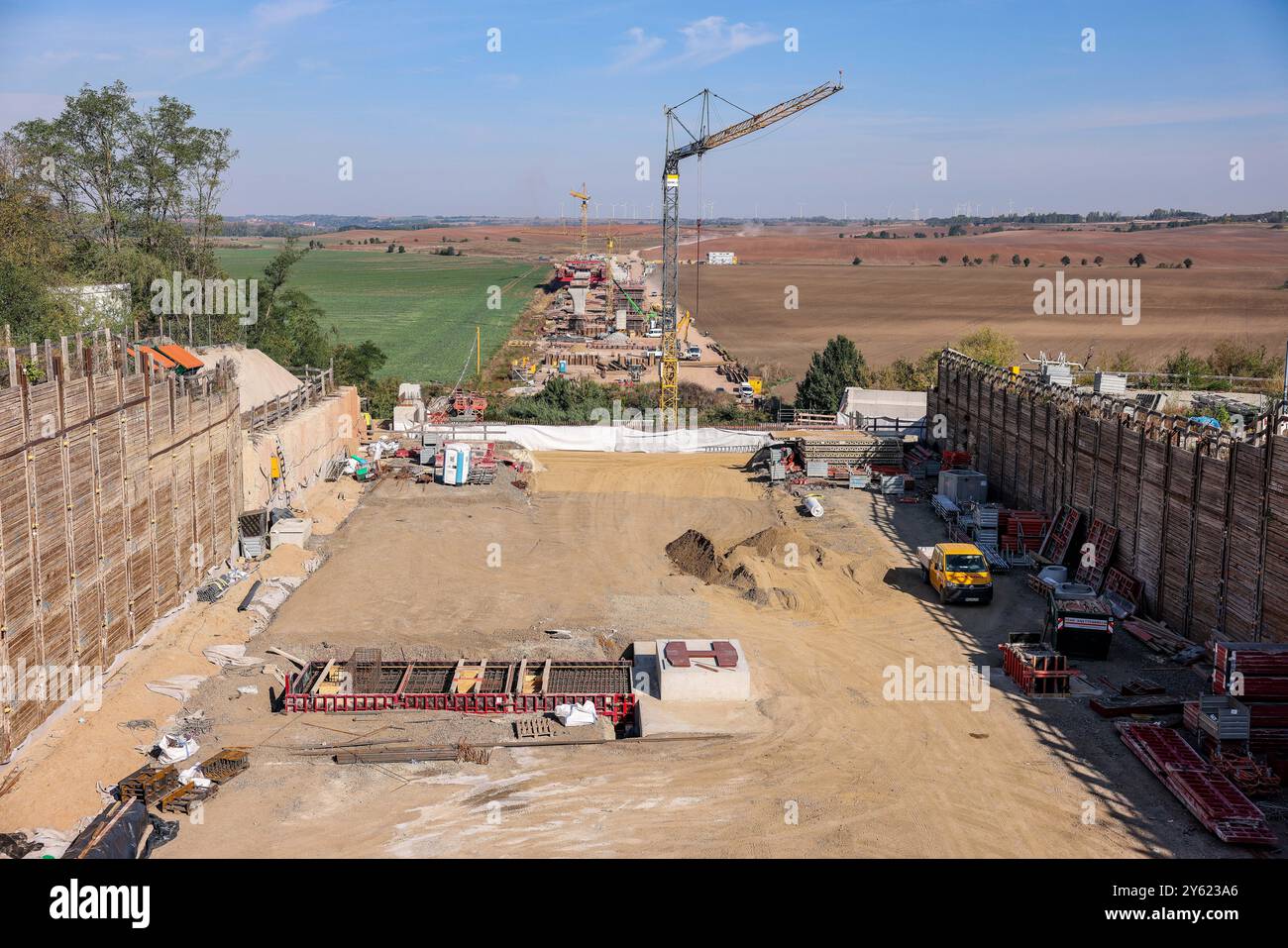 23 September 2024, Saxony-Anhalt, Salzmünde: View of the construction ...