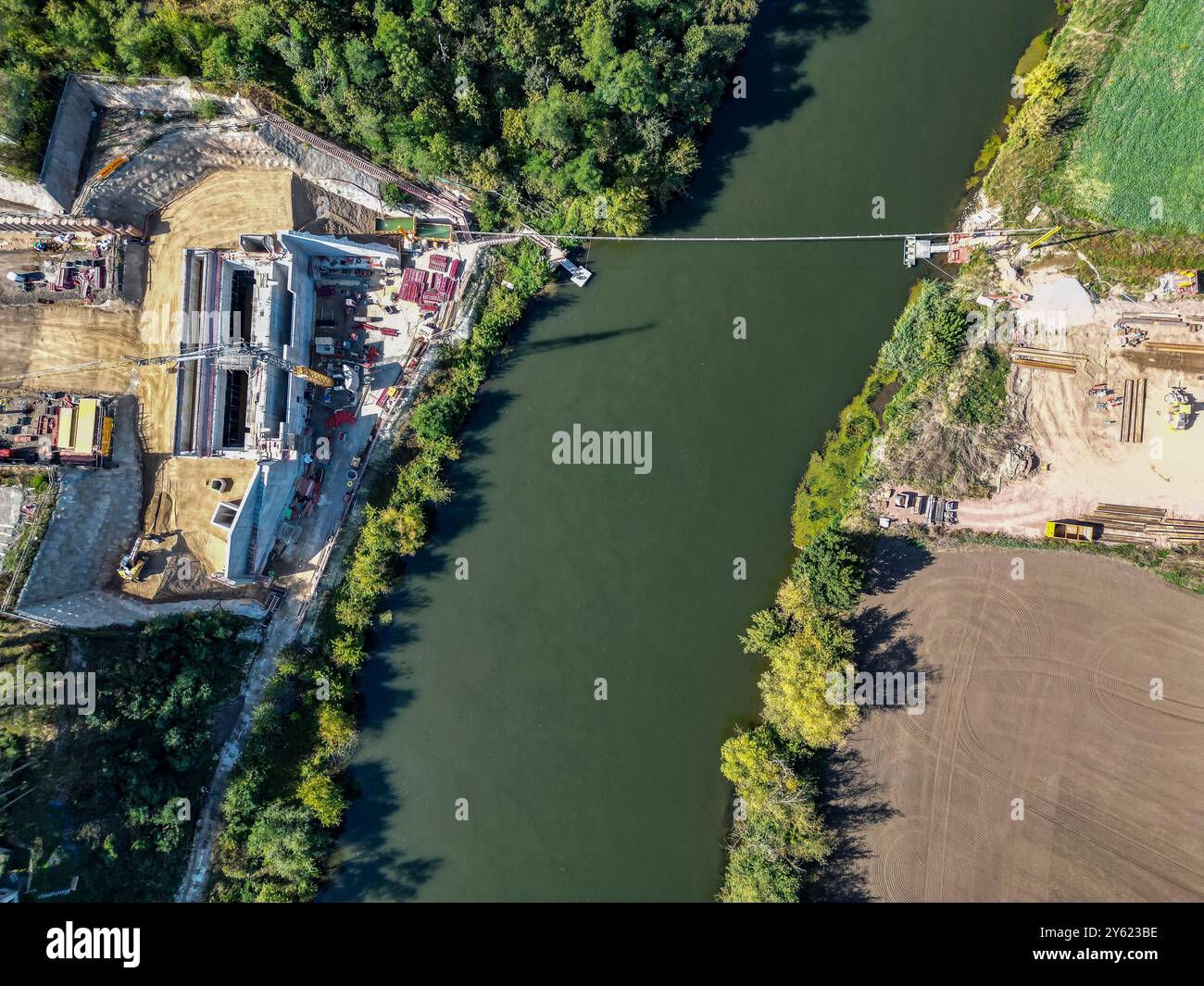 23 September 2024, Saxony-Anhalt, Salzmünde: View of the construction ...