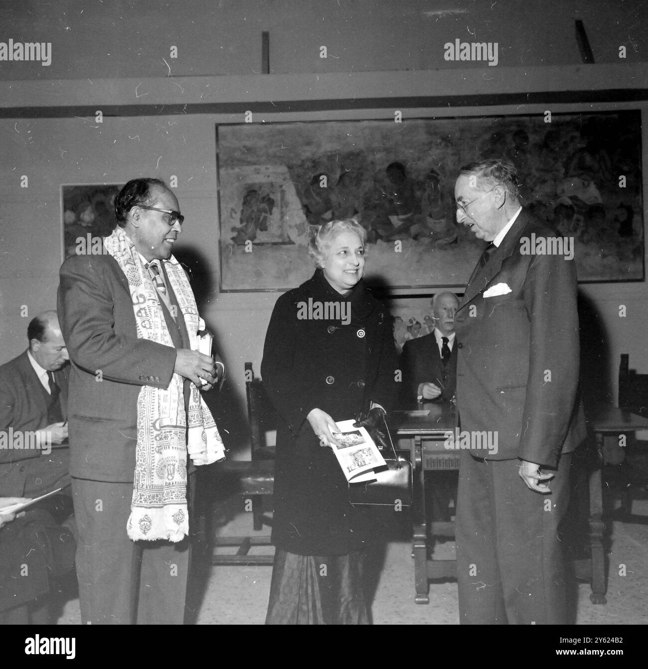 INDIAN ARTIST MR MUKUL DEY ( LEFT ) SHOWS VIJAYA LAKSHMI PANDIT AND E M ...