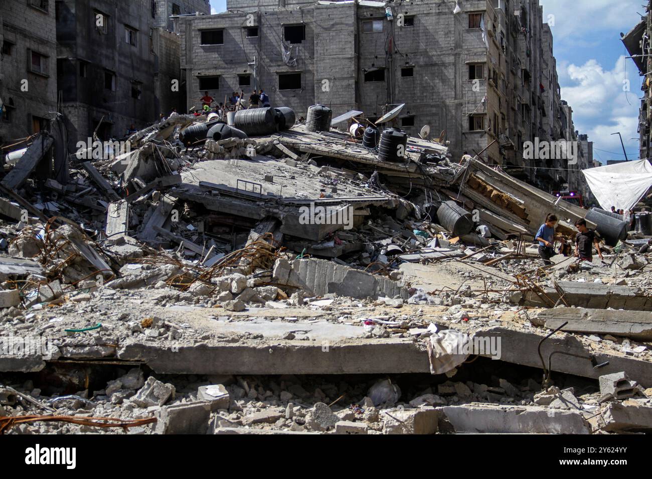 Palestinian-Israel conflict in the Gaza Strip Thirteen Palestinian ...