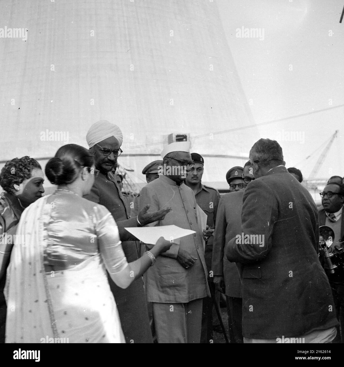 PRESIDENT PRASAD OPENS THE FIRST BLAST FURNACE OF THE NEW STEEL PLANT ...