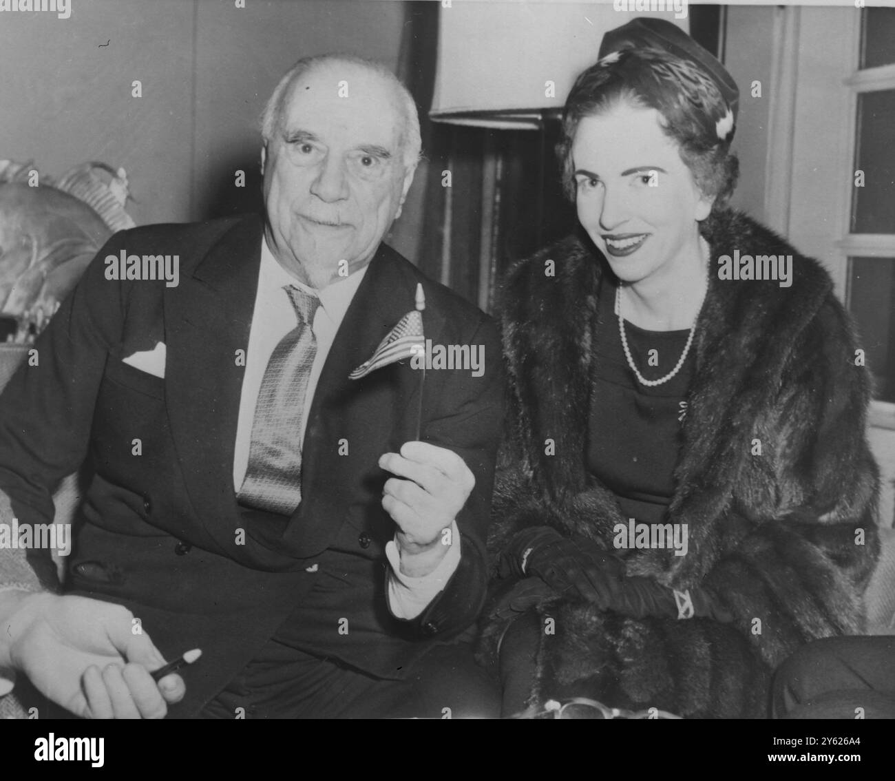 BRITISH SYMPHONIC ORCHESTRA CONDUCTOR SIR THOMAS BEECHAM HOLDS AN ...