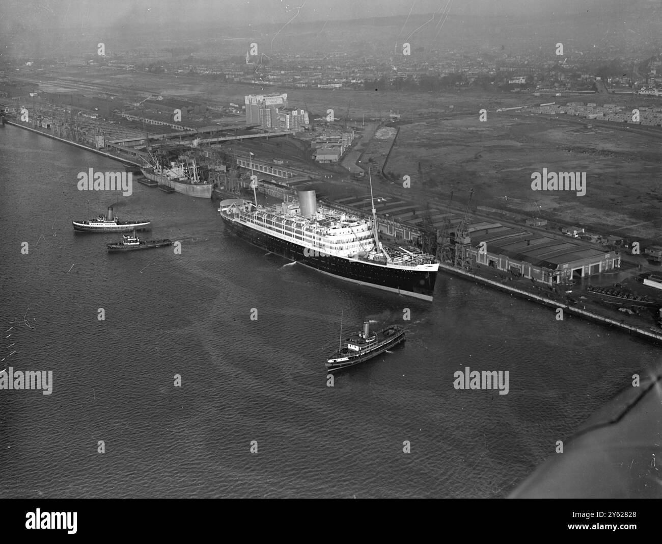 Commercial air fleet Black and White Stock Photos & Images - Alamy