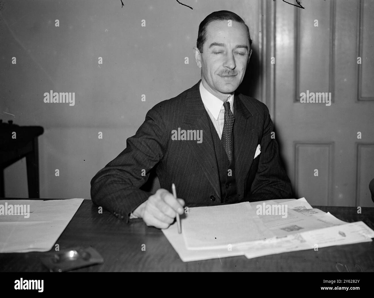Mr mould hi-res stock photography and images - Alamy